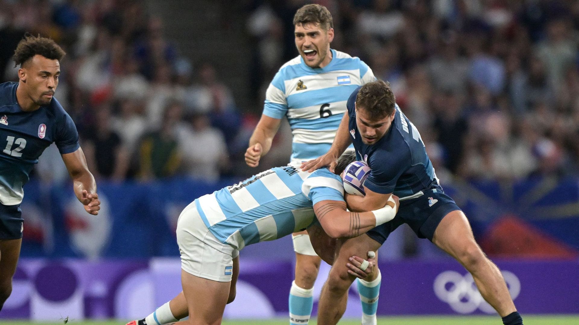 JO Paris 2024 : guidés par Antoine Dupont, les Bleus du rugby à VII battent l’Argentine et ...