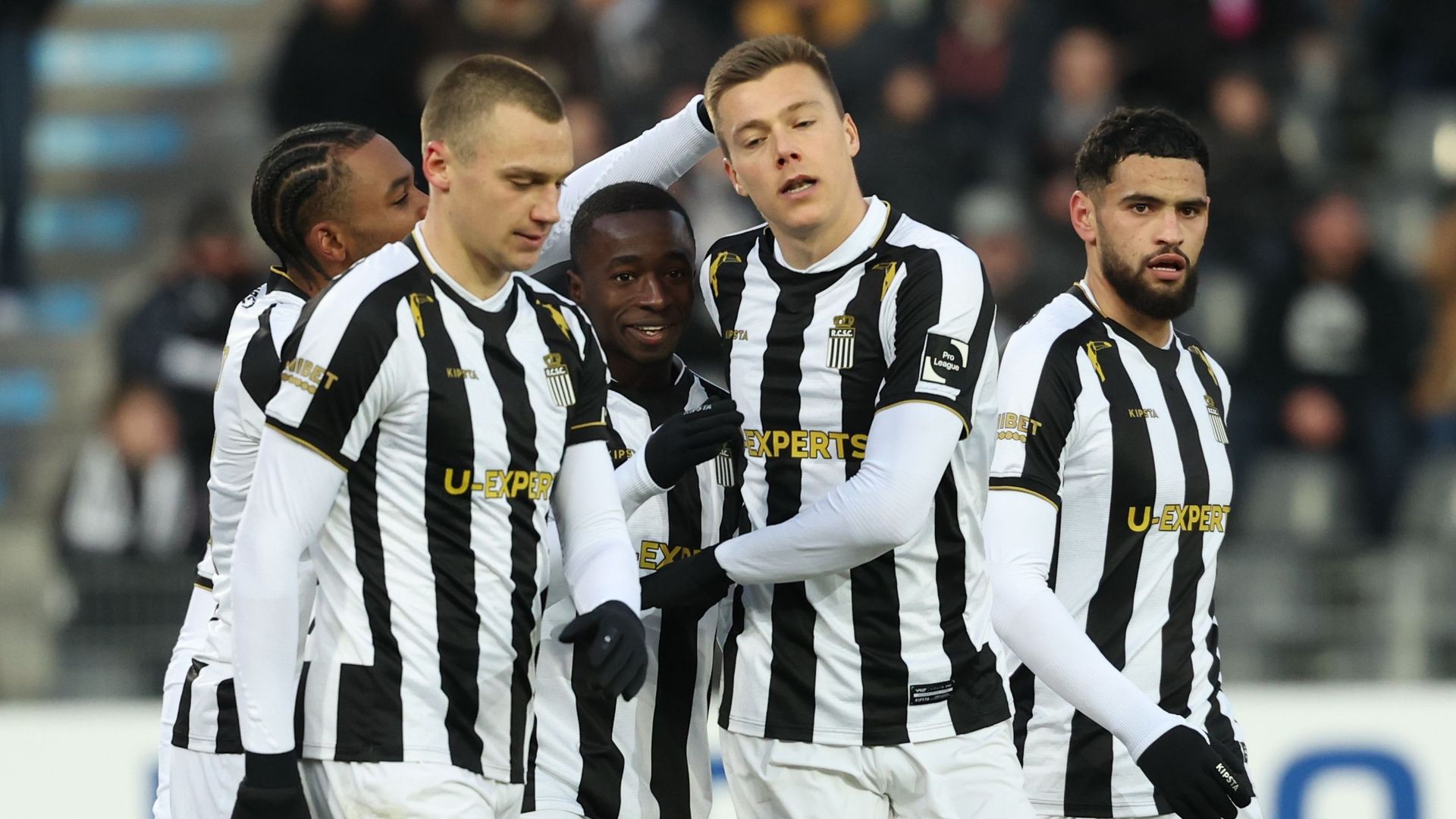 Charleroi en claque cinq face à Dender, réduit à 9 dès la première mi ...