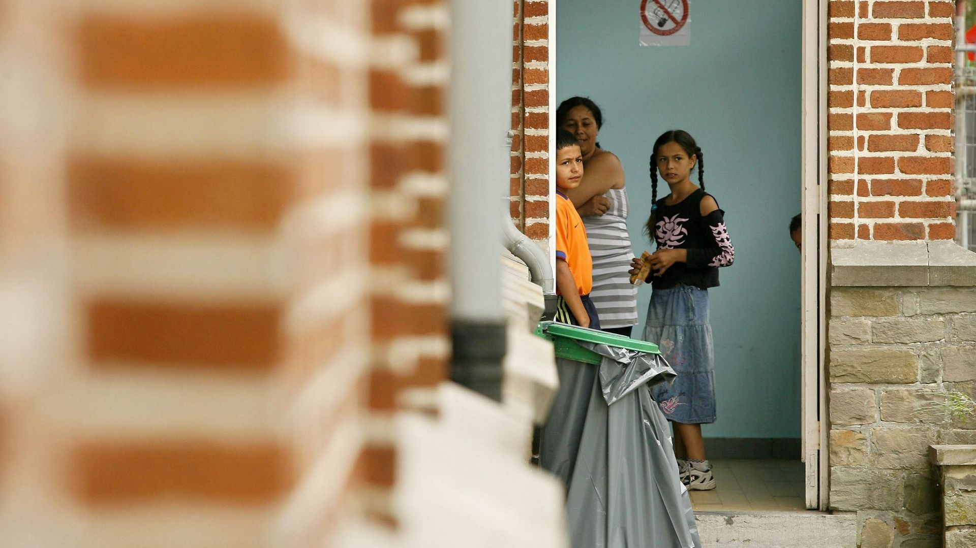 Les réfugiés de Fedasil perturbés par les bruits militaires de ...