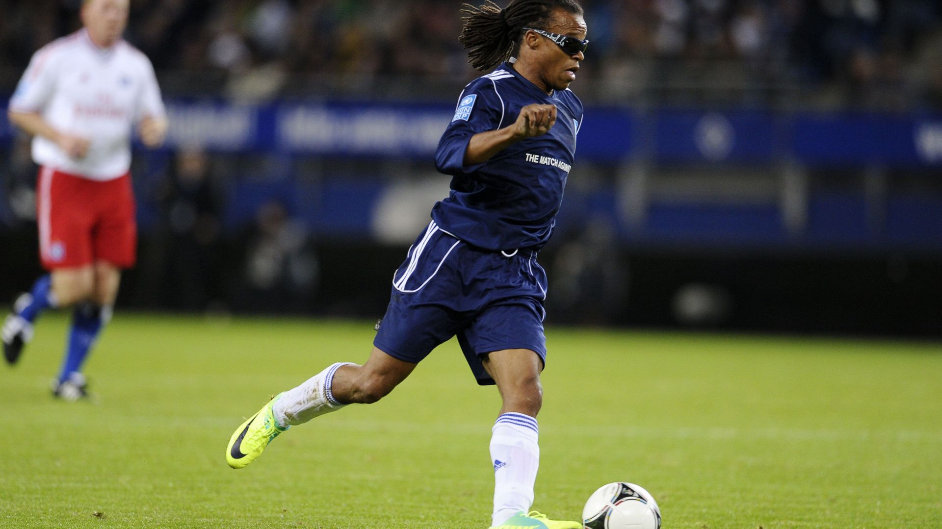 Edgar Davids seul maître à bord au Barnet FC - RTBF Actus