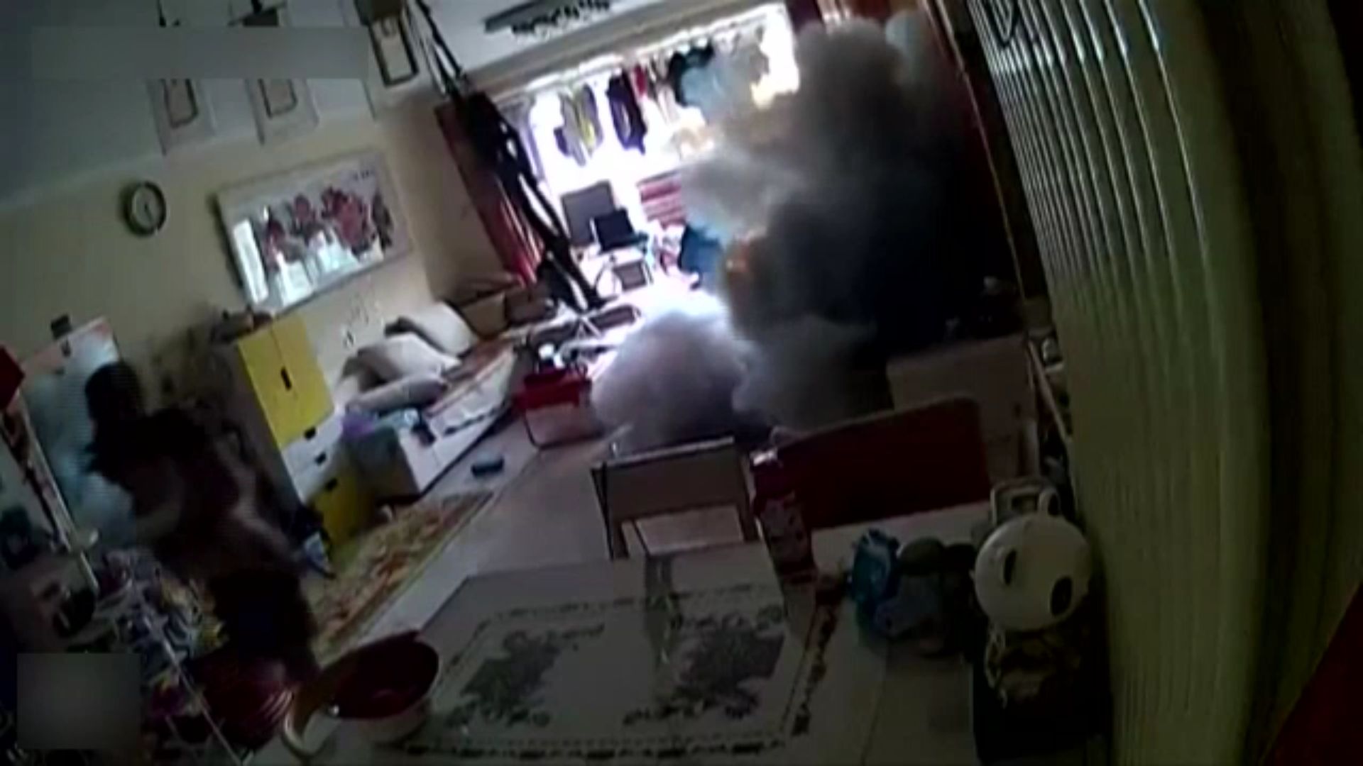 Explosion d'un scooter électrique dans une maison en Chine - RTBF Actus