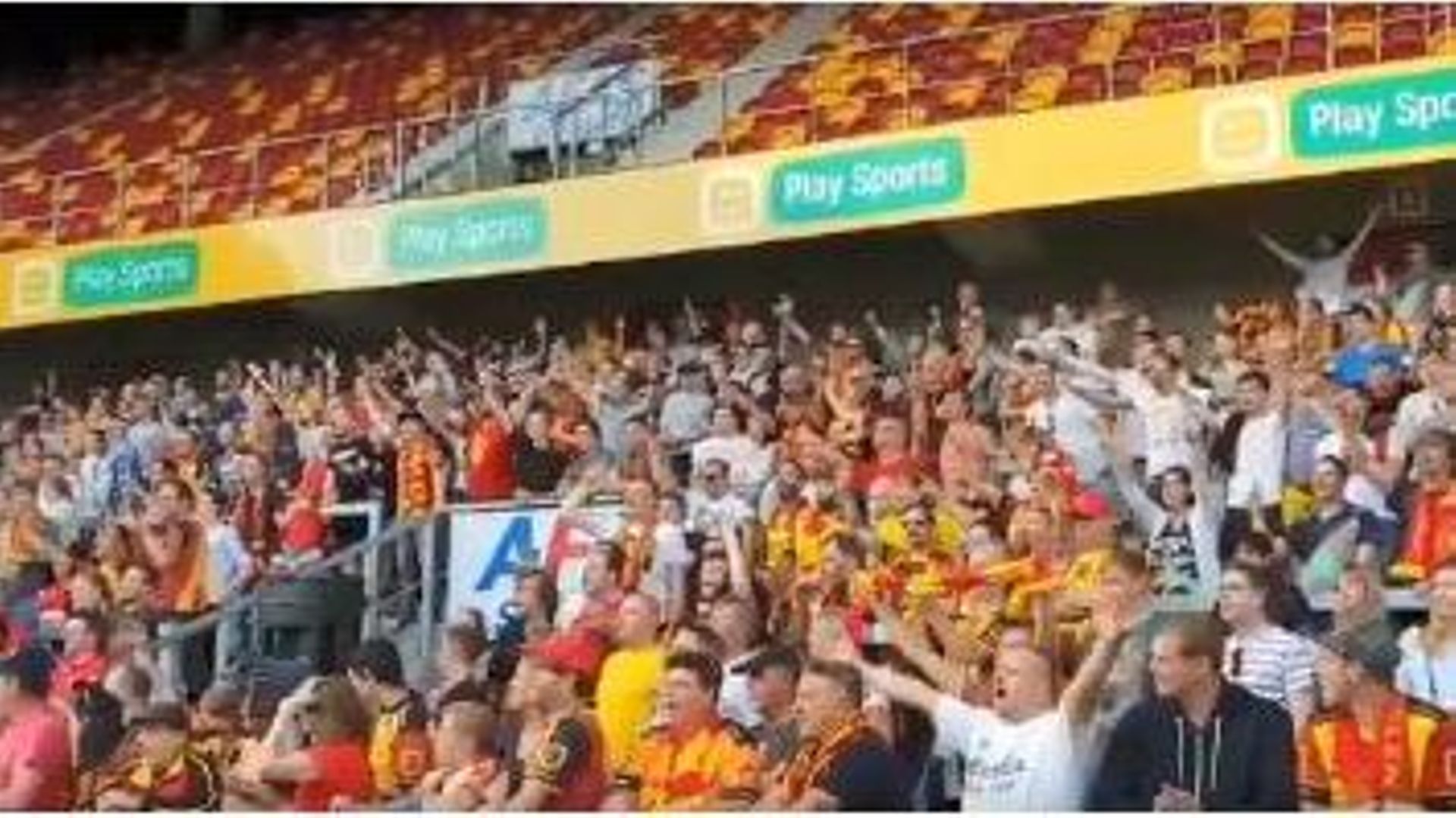 Des centaines de fans de Malines marquent leur soutien au Kavé