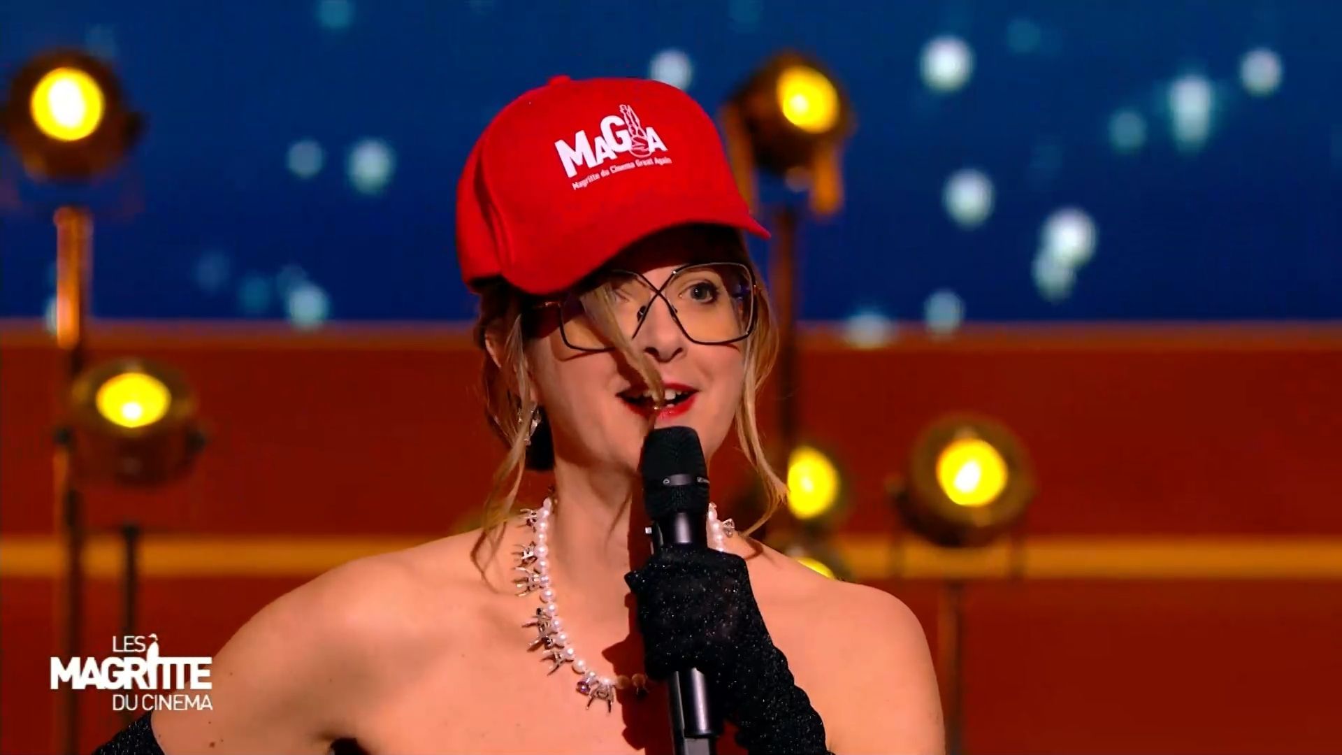 Charline Vanhoenacker et Frédéric Fromet chantent le 'Metoorbillon de ...