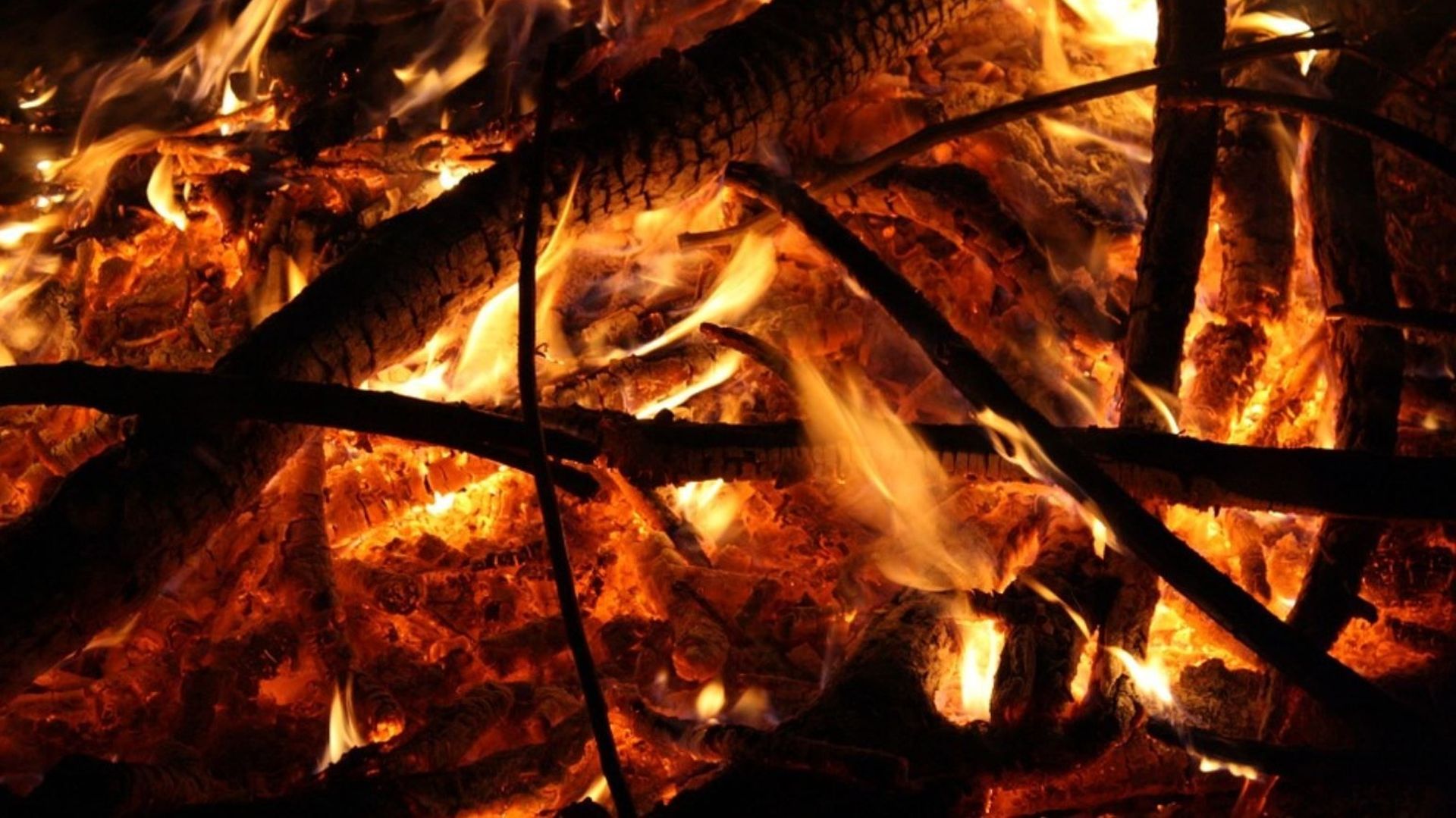 Tubize: arrestation d'un pyromane présumé - RTBF Actus