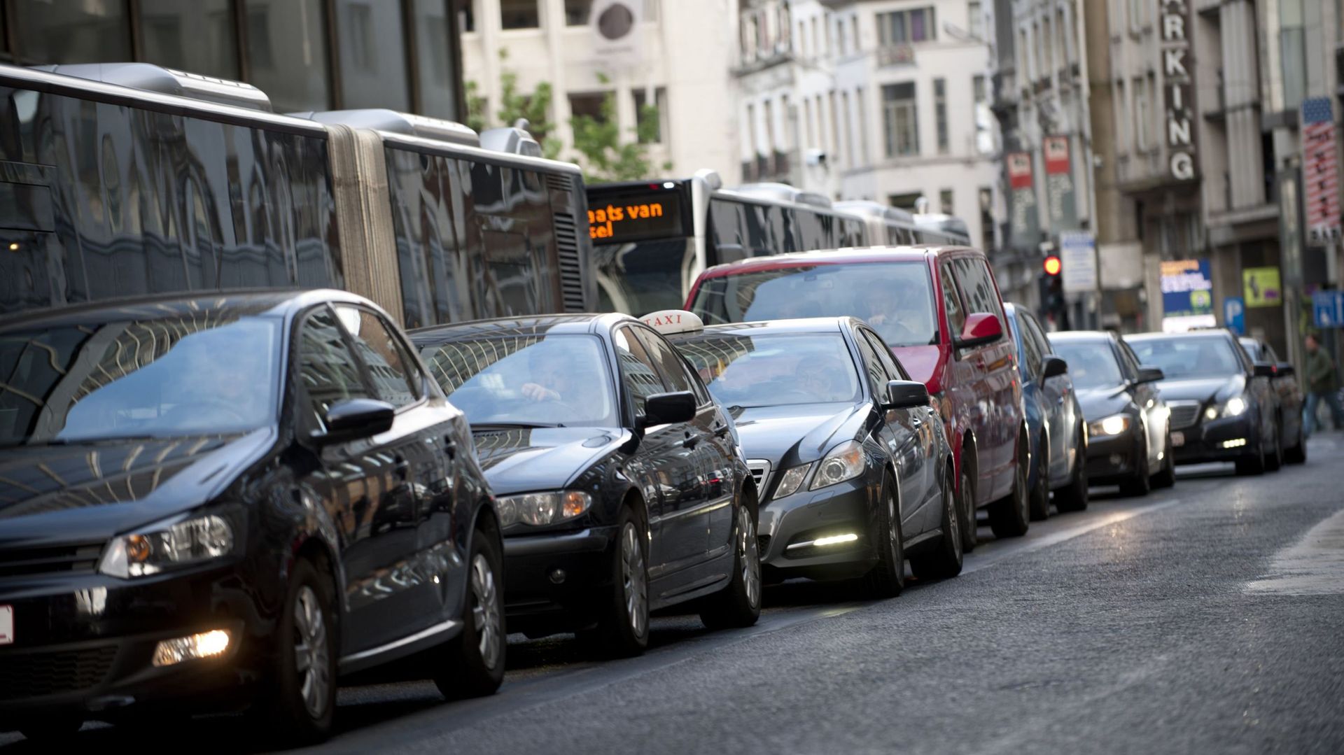 Les embouteillages nous coûtent plus de 4 milliards: des pistes de ...