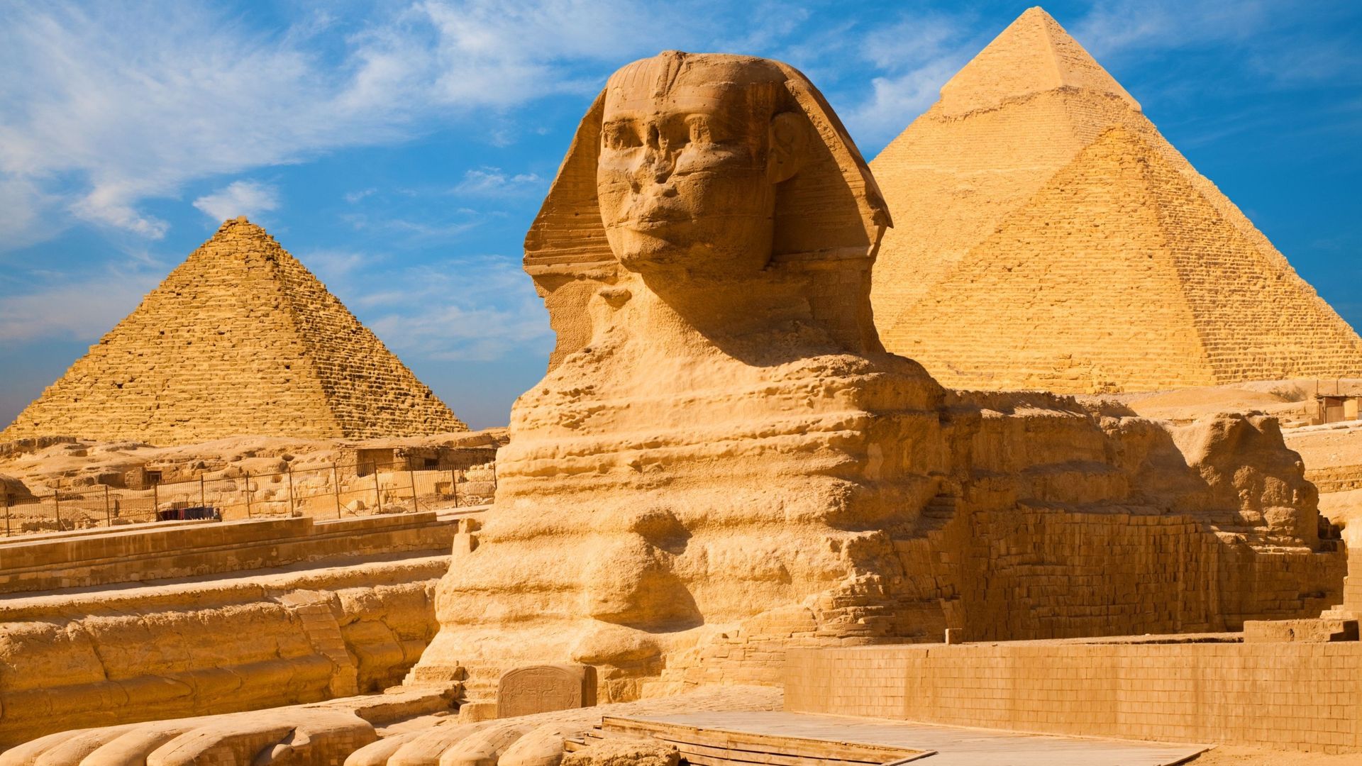 Comment les pharaons ont-ils construit les pyramides de Gizeh ? - RTBF ...