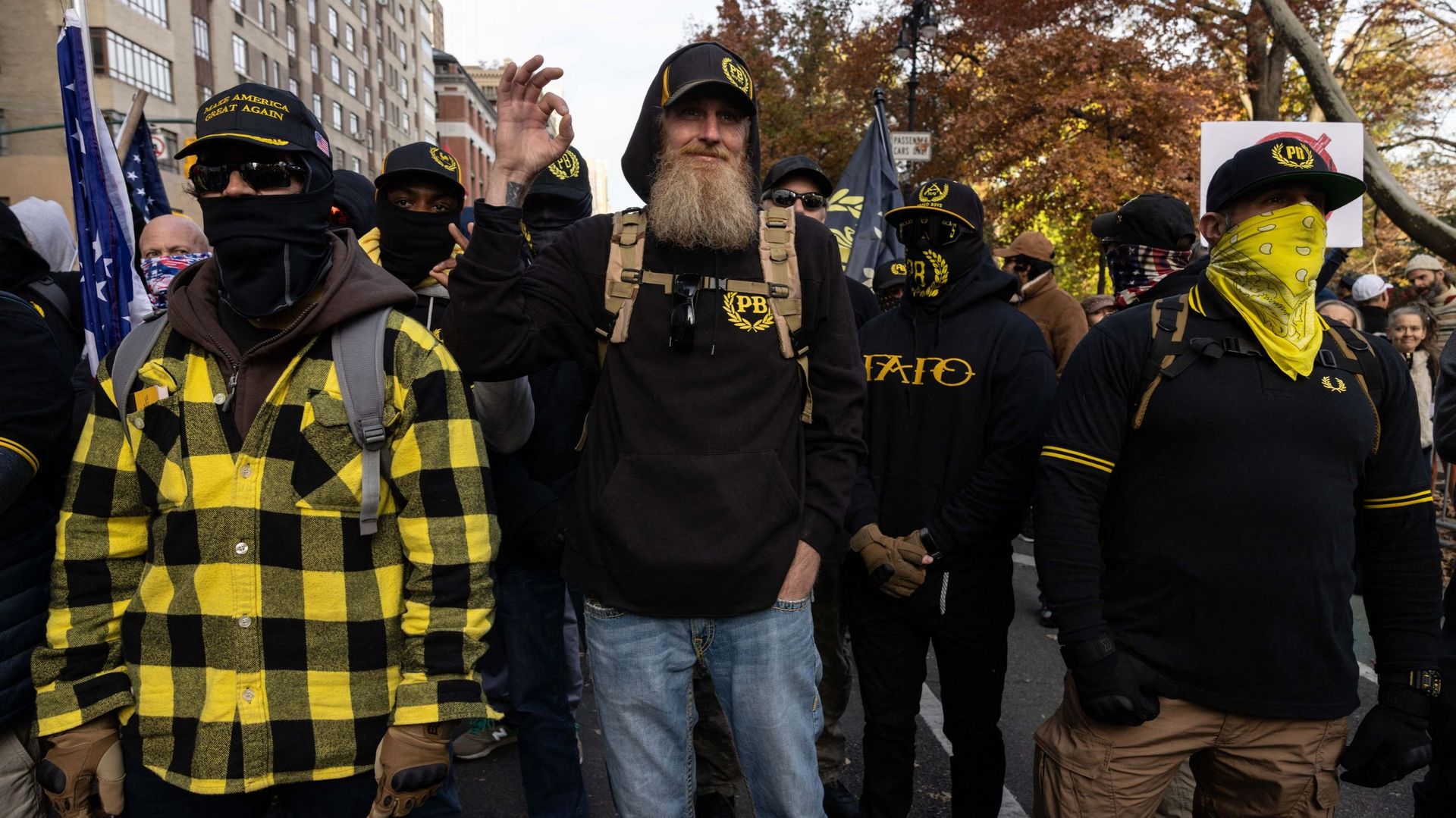 Les 'Proud Boys' planifiaient des actions violentes à New York, quatre ...