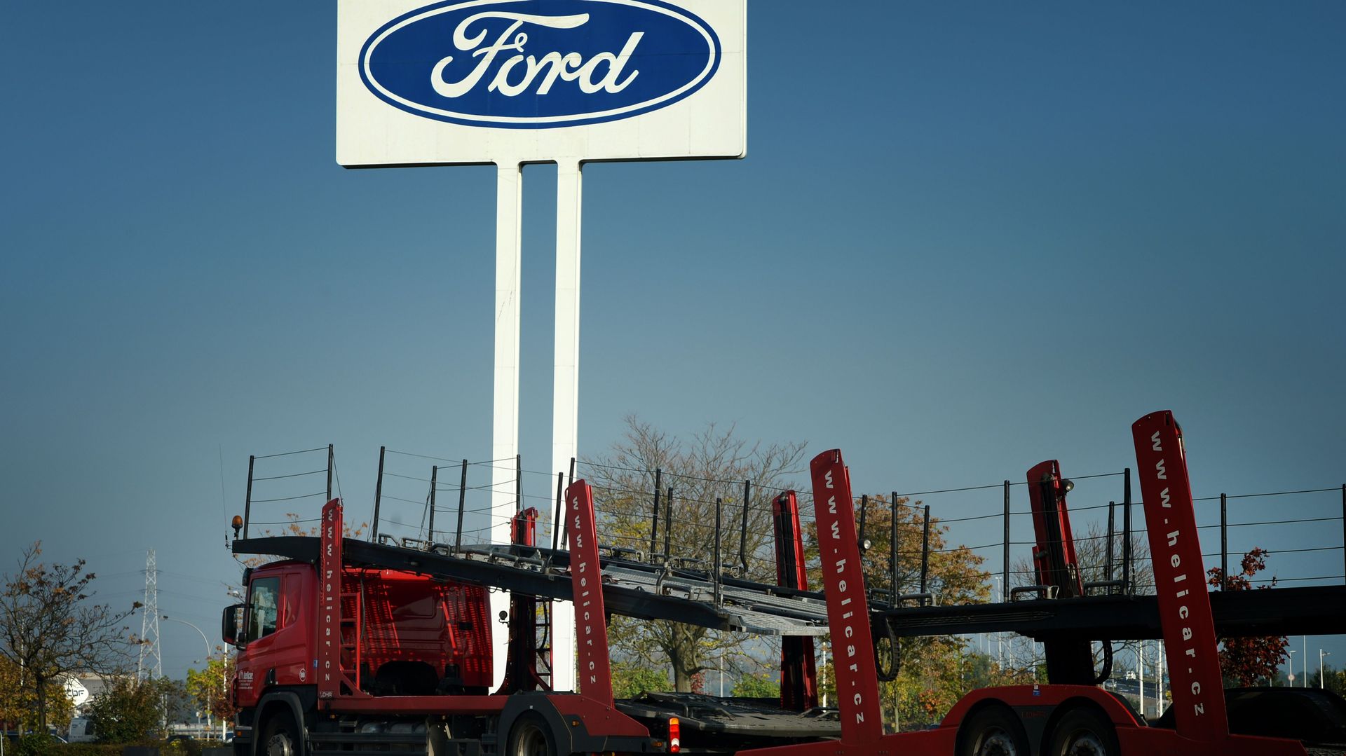 Ford va également fermer deux sites de production en Grande-Bretagne