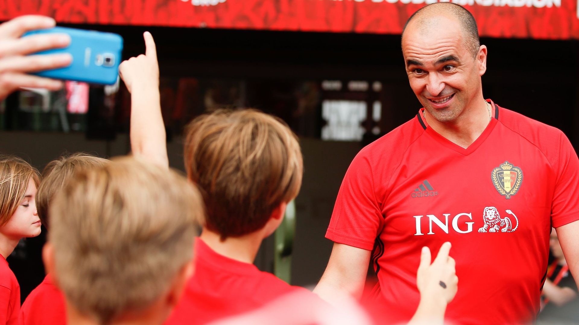 Les Diables Rouges font la fête avec leurs supporters - RTBF Actus