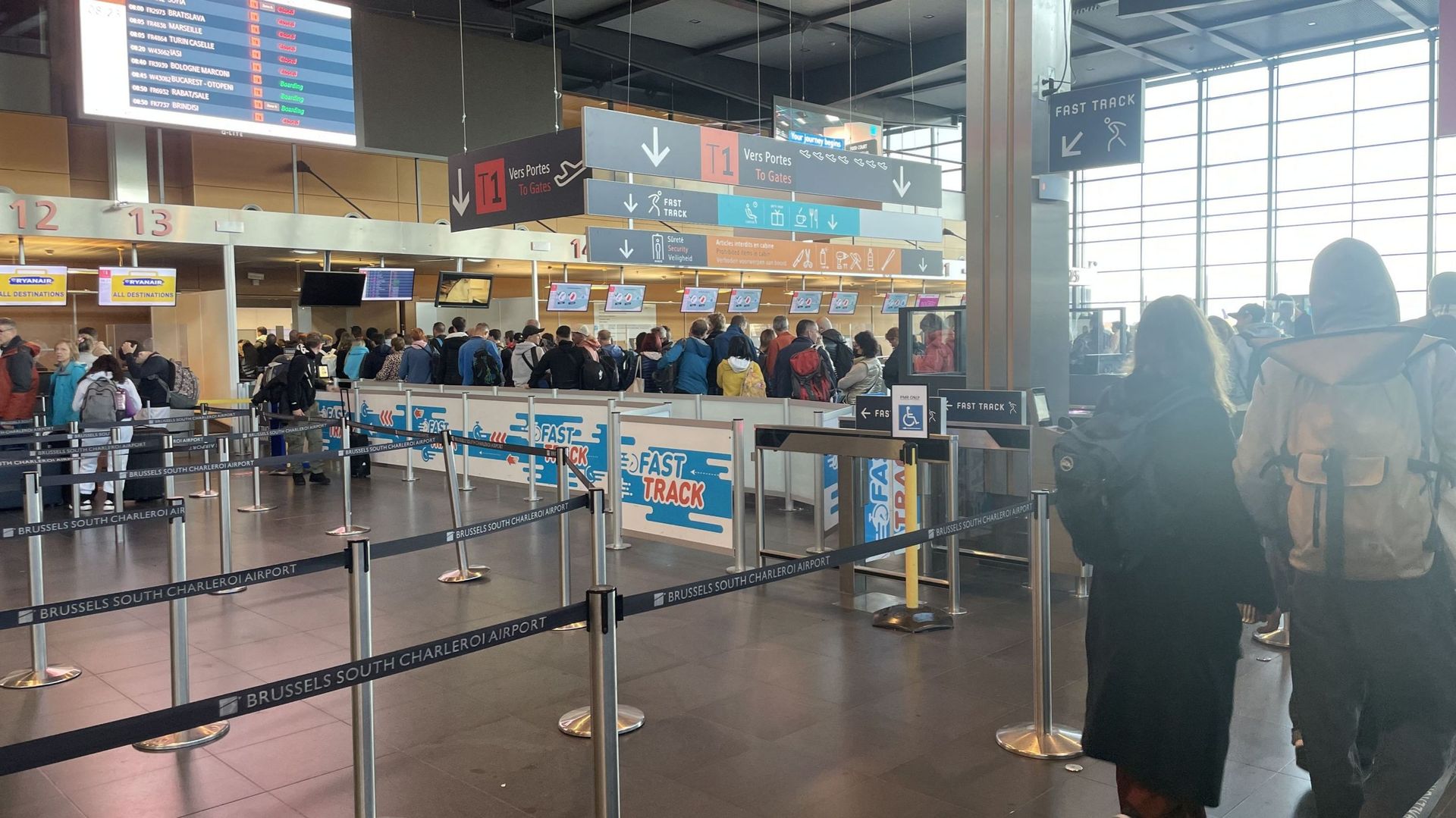 Fin de la grève à l’aéroport de Charleroi : les vols ont repris ...