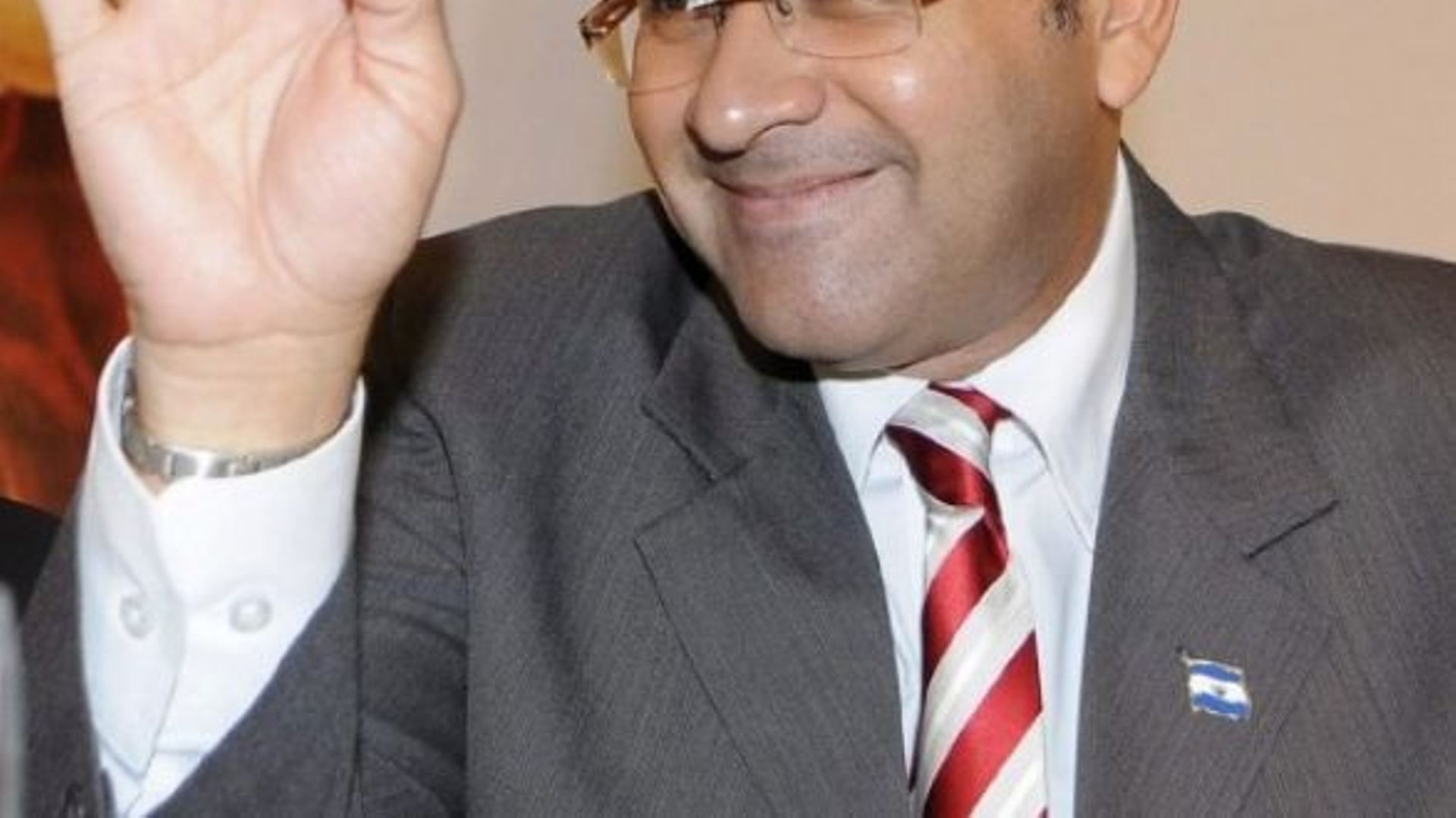 Salvador: Mauricio Funes se déclare président élu - RTBF Actus