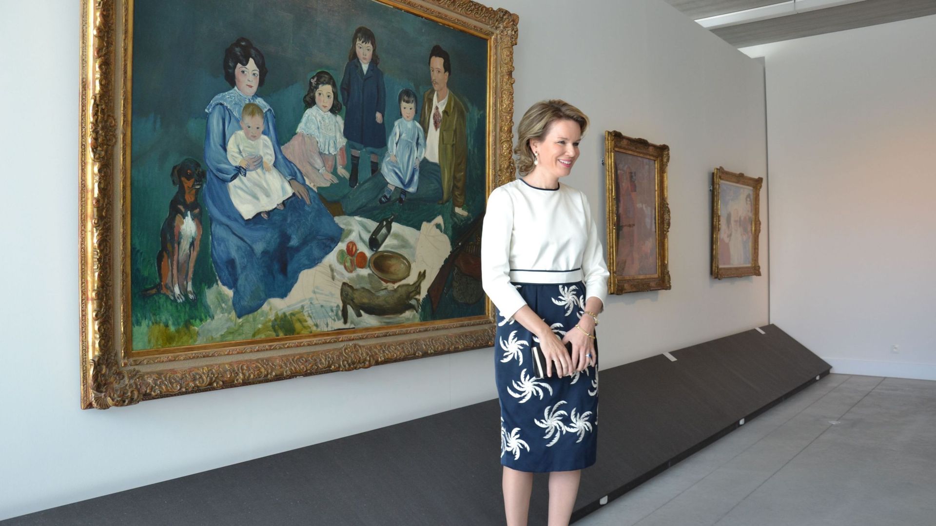 La reine Mathilde a visité le musée 'La Boverie' à Liège - RTBF Actus