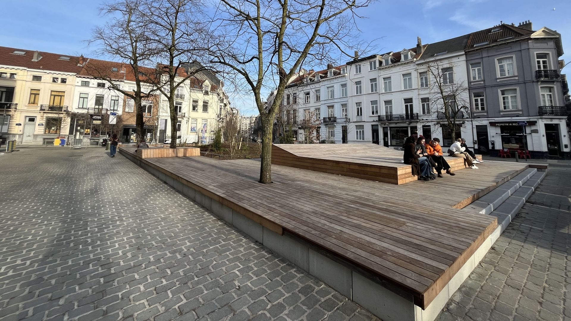 Fin des travaux à la place du Châtelain à Ixelles : le marché du ...