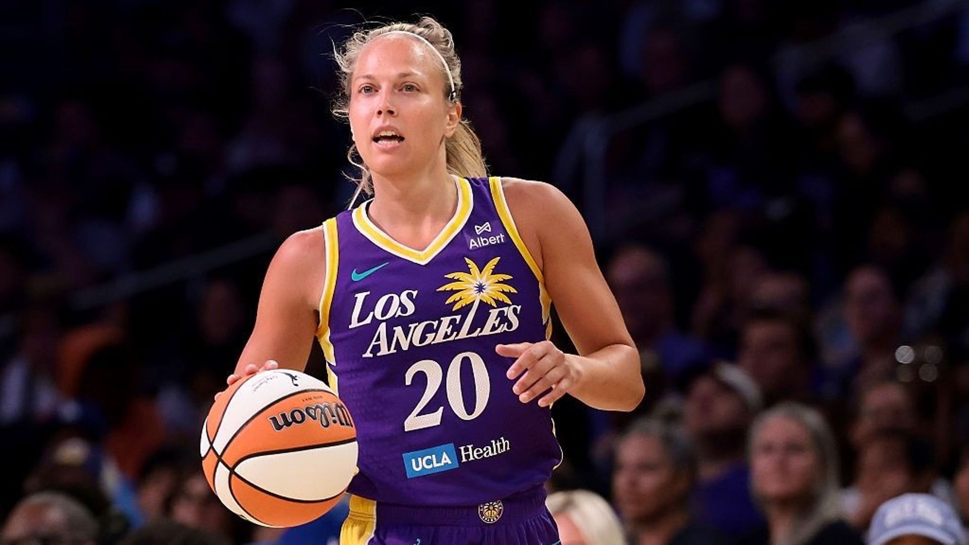 Julie Allemand, proche de son record de passes décisives en WNBA, s ...