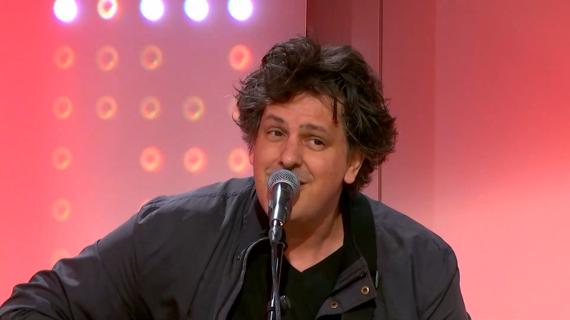 Découvrez le single 'Faut que tu m’aimes' de Styleto, la chanteuse qui ...
