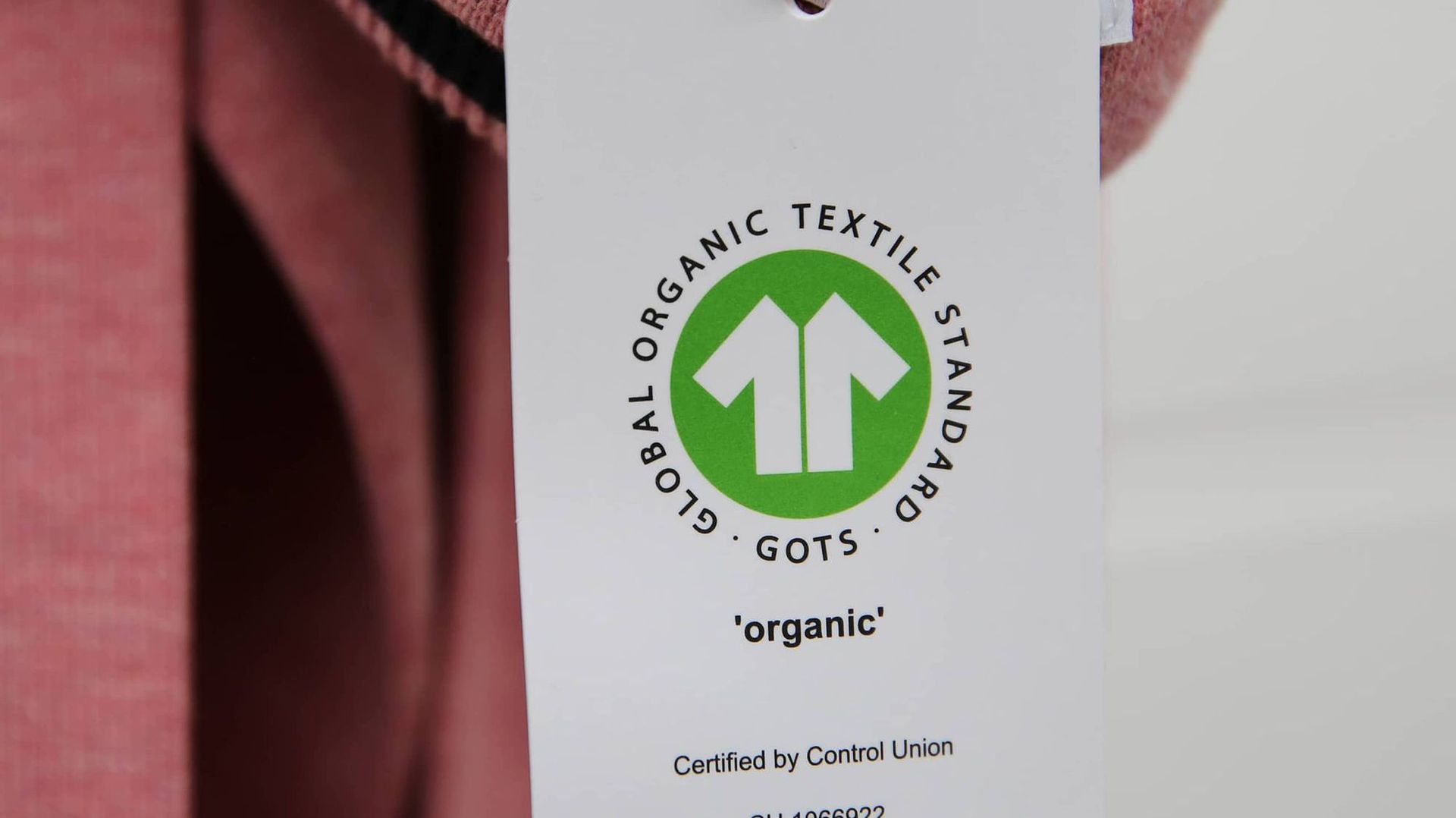 Les labels de vêtements : comment distinguer le vrai du faux ? - RTBF Actus