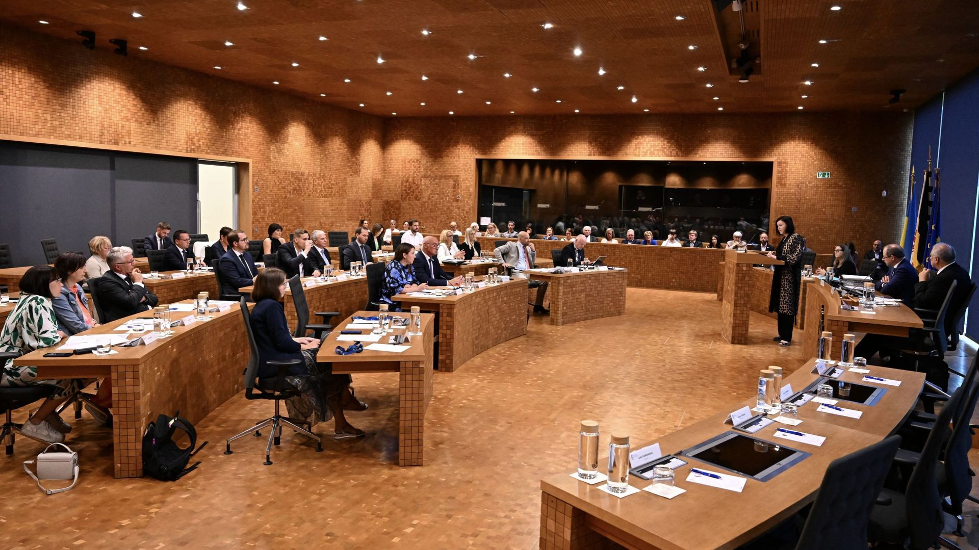 Le parlement germanophone adopte le budget 2025 - RTBF Actus