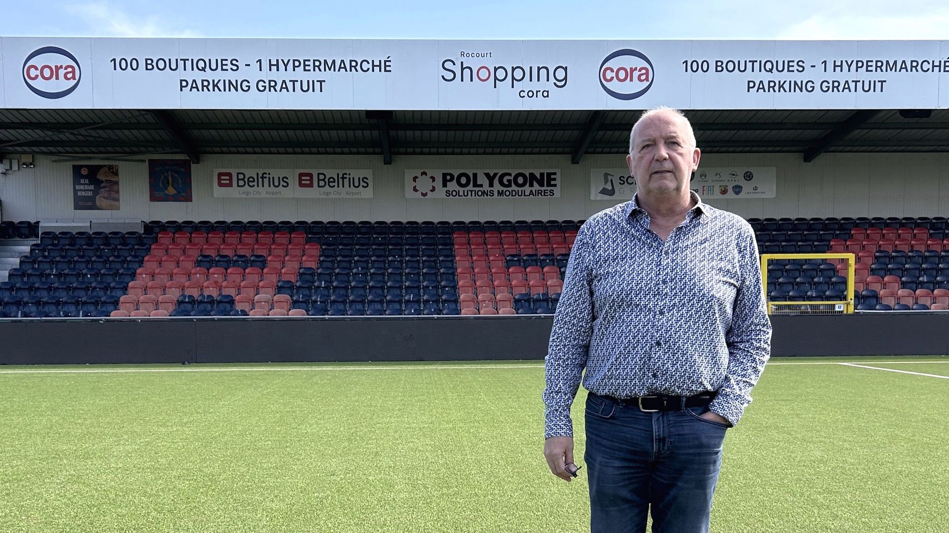 Le gardien de Jong Genk, Brent Stevens, acclamé par les supporters de ...