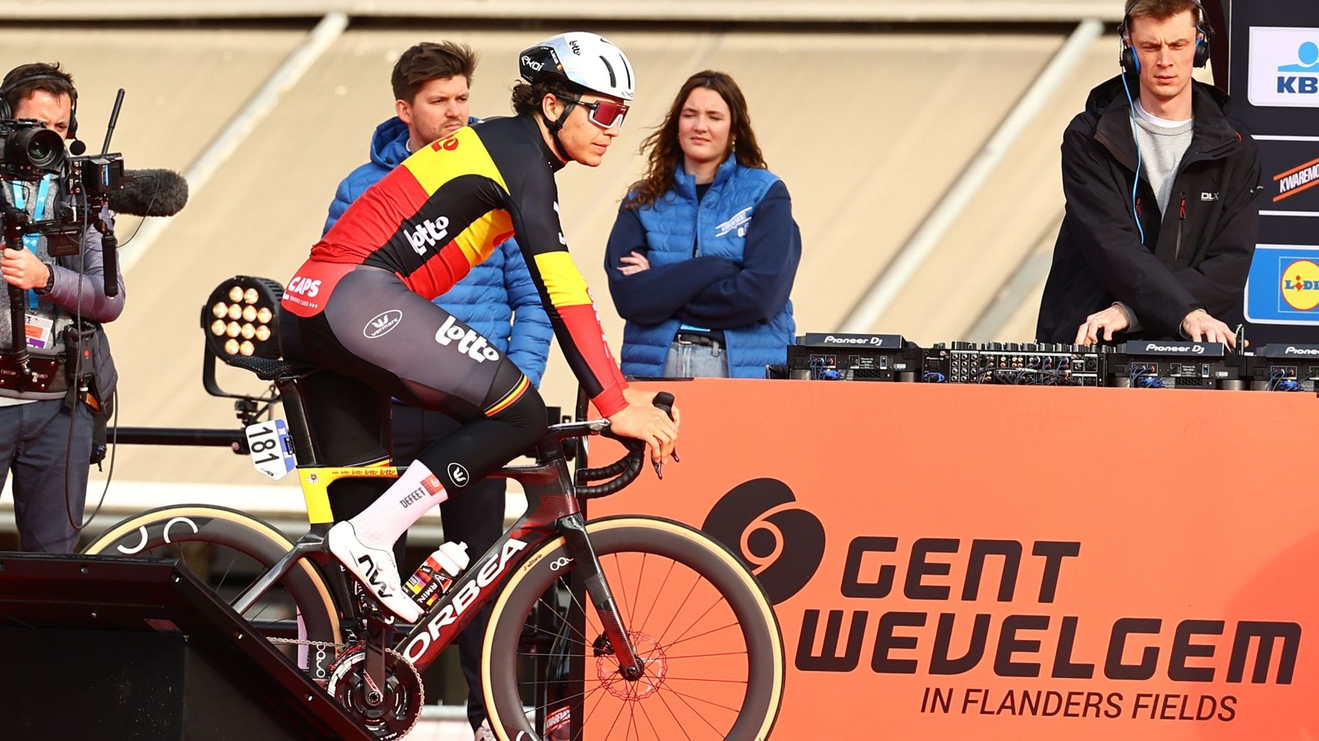 Brussels Cycling Classic : Arnaud De Lie confie avoir pensé à arrêter le vélo, et rêve de ...