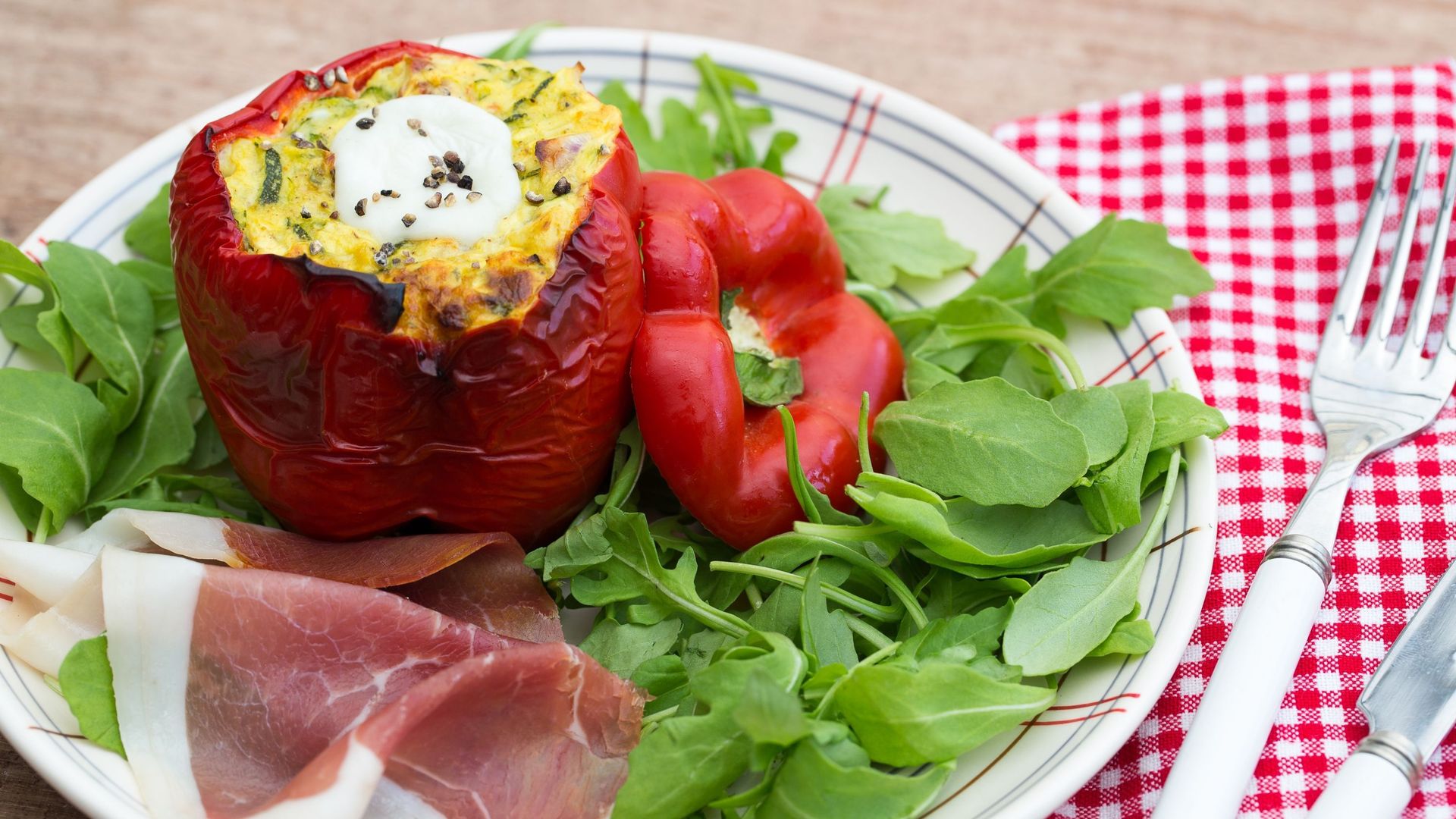Recette : poivrons farcis à l'italienne - RTBF Actus