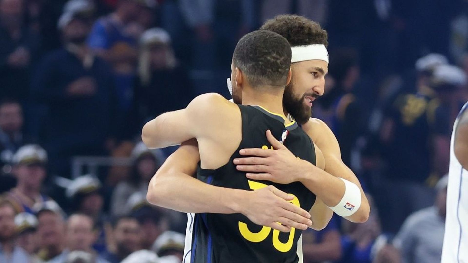 'Bonne nuit' : Stephen Curry sans pitié pour ses retrouvailles avec son ...