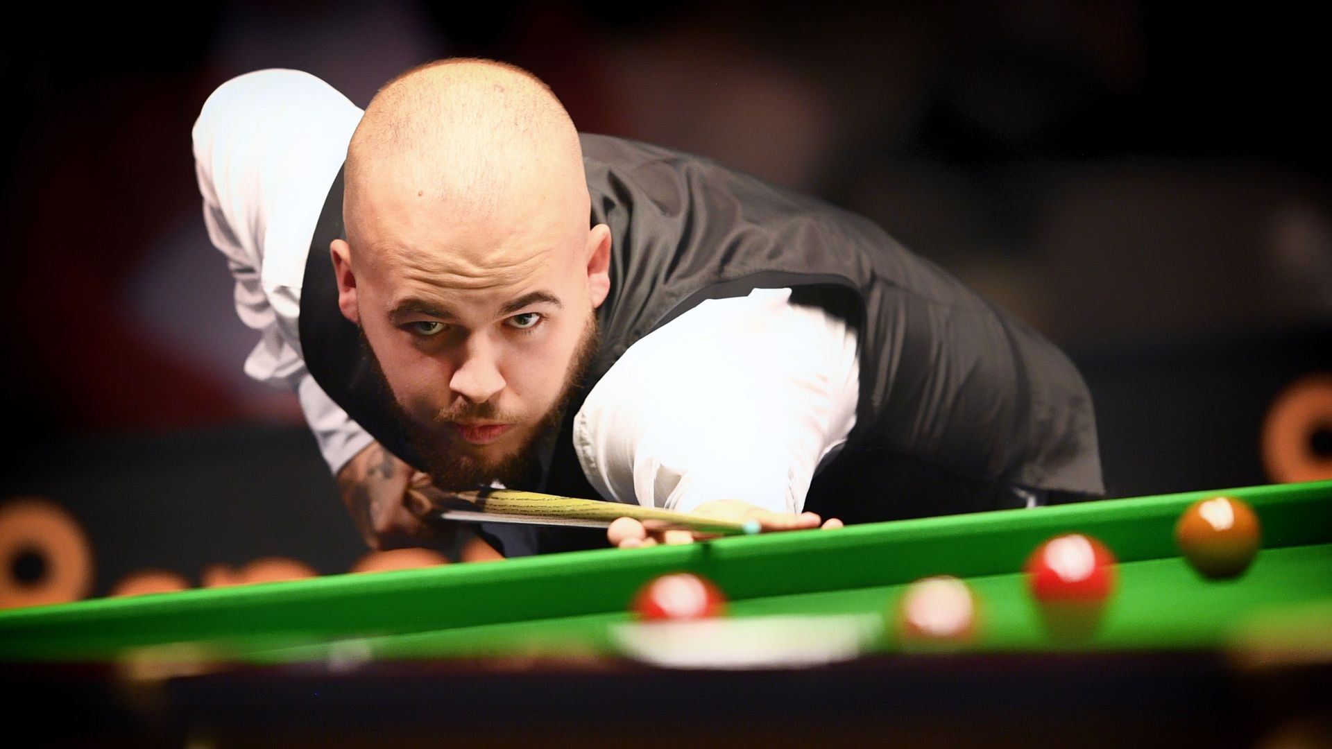 Luca Brecel élimine le champion du monde Mark Selby à Coventry