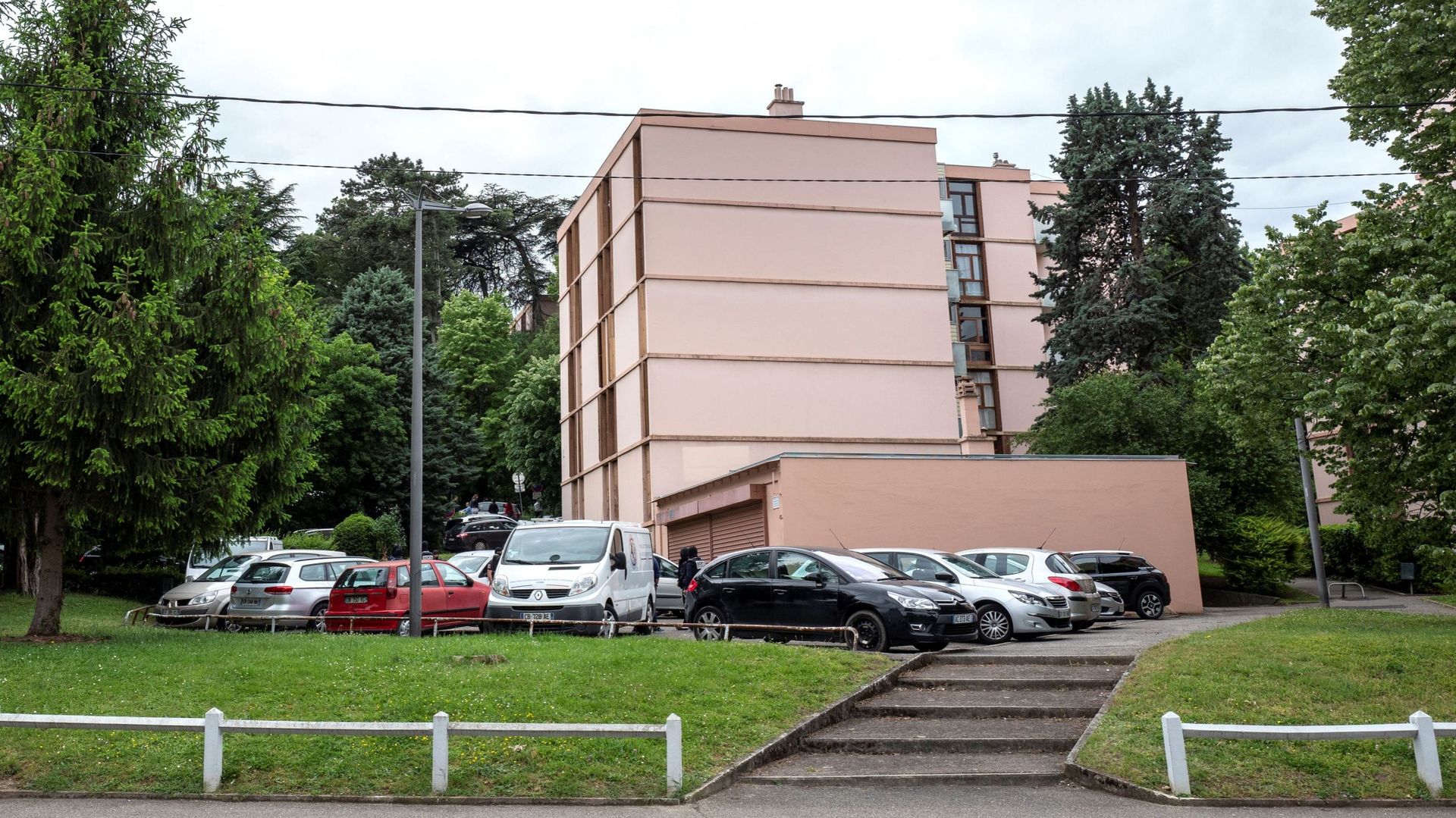 Explosion à Lyon: le principal suspect, ses parents et un proche en ... Explosion à Lyon: le principal suspect, ses parents et un proche en ...