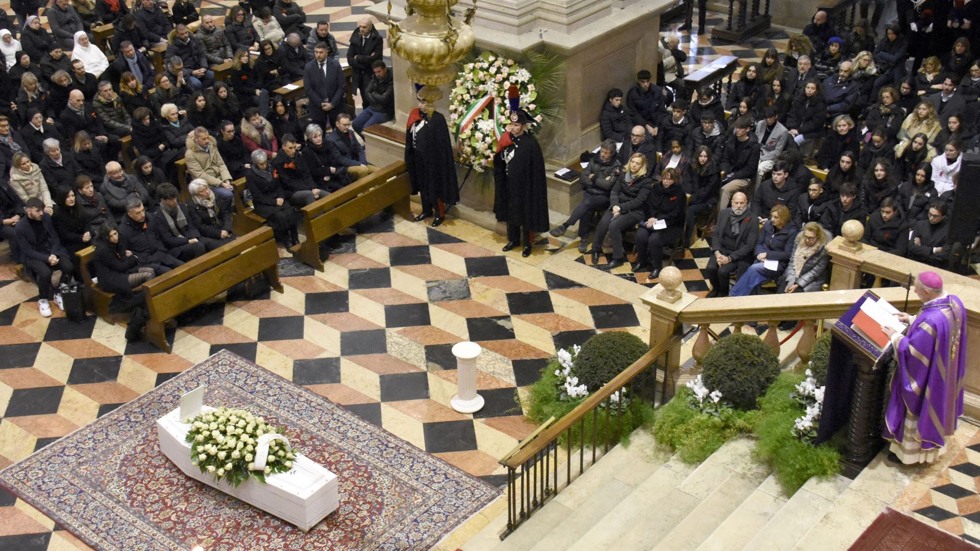 Padoue : une Italie sous le choc rend hommage à Giulia Cecchettin, 22 ...