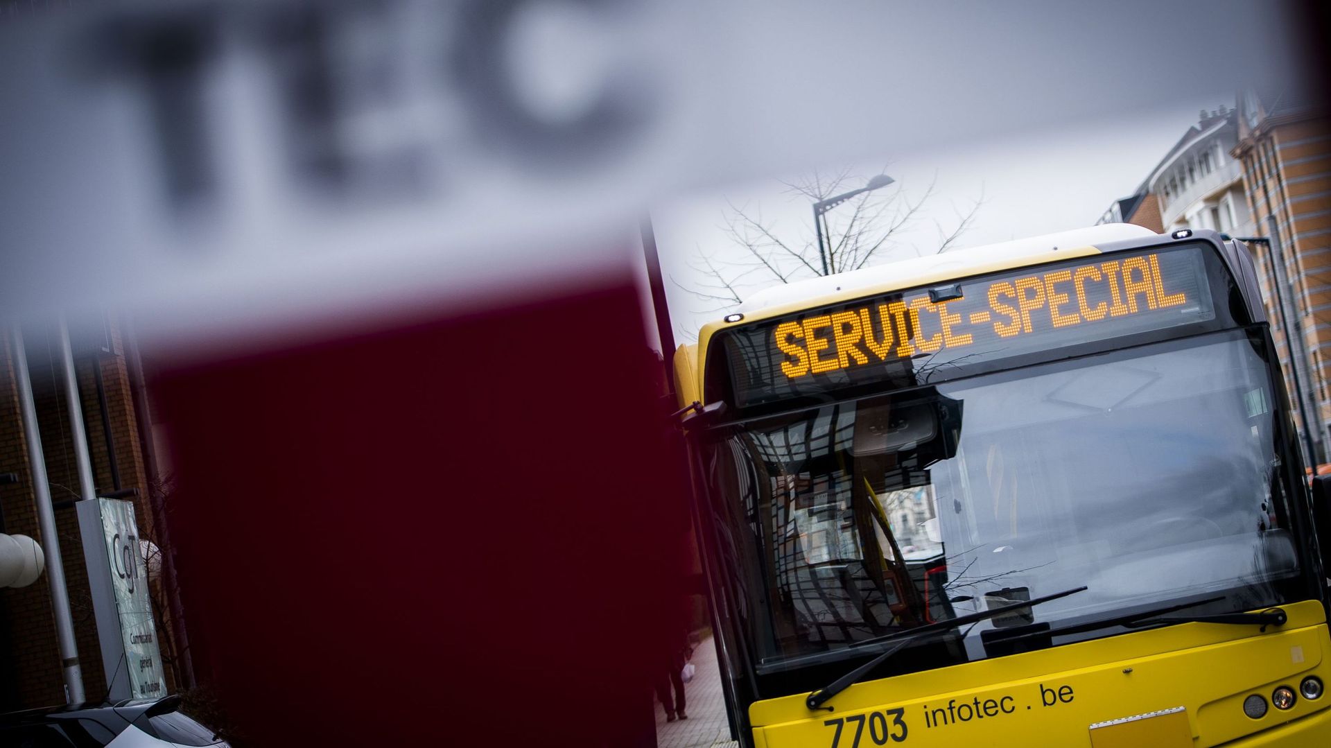 Un bus TEC vous débarque à mi-parcours? C'est pour respecter la ...