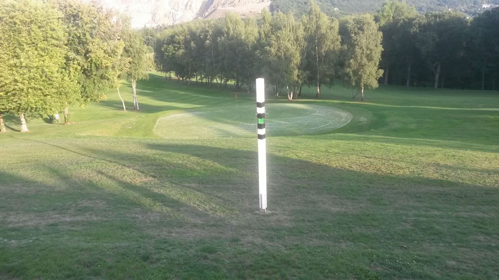 Pierre Courtois s'expose dans le monumental, au Golf de Rougemont à ...