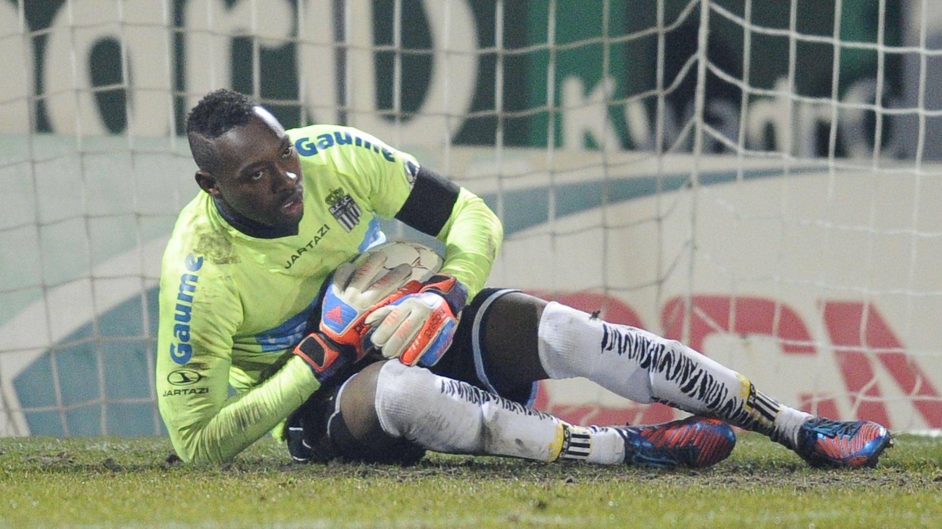 Parfait Mandanda prolonge à Charleroi jusqu'en 2017 - rtbf.be