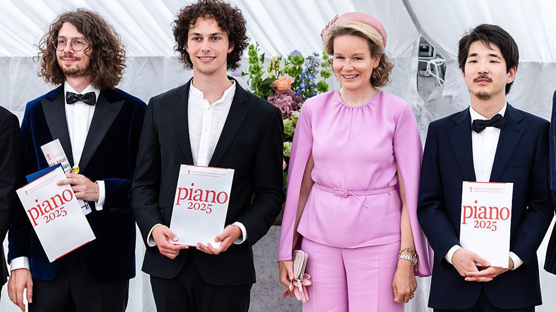 Le beau voyage de Valère Burnon, candidat belge au Concours Reine ...