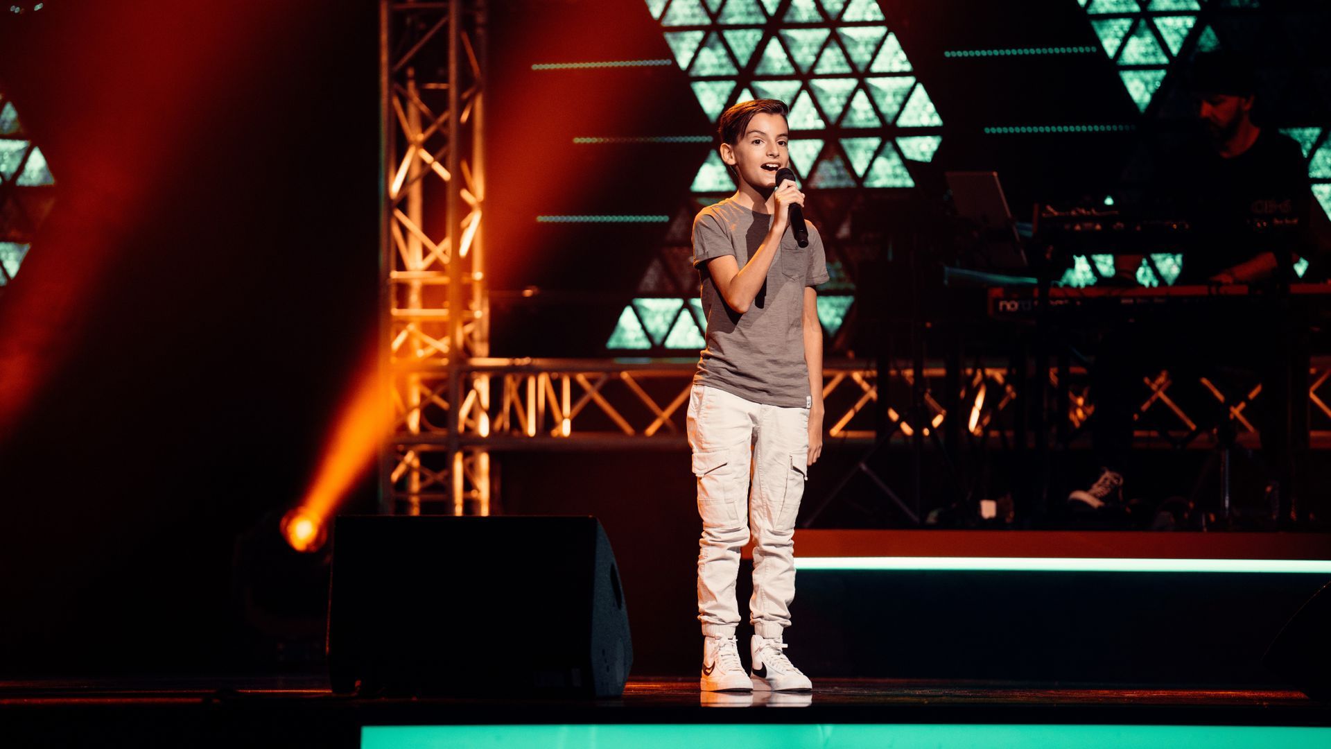 The Voice Kids : Raph Lana scotche le jury avec sa reprise française de ...