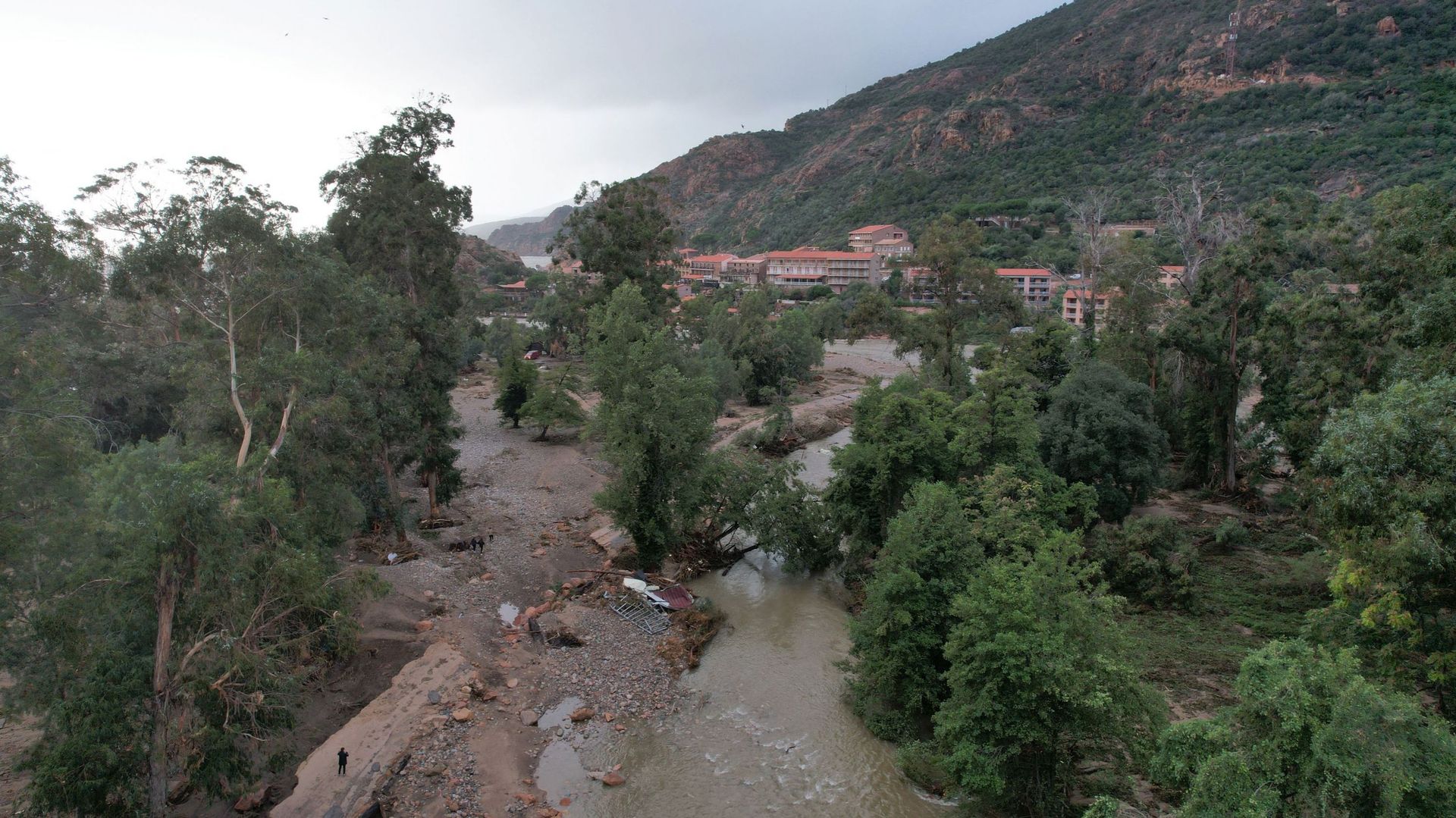 La tempête Ciarán 'entre dans les trois phénomènes les plus violents ...