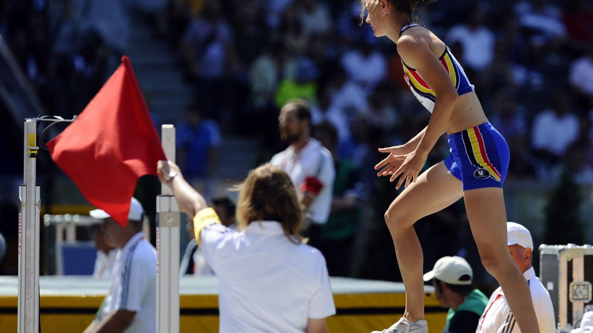 Sara Aerts s'écroule en hauteur - RTBF Actus
