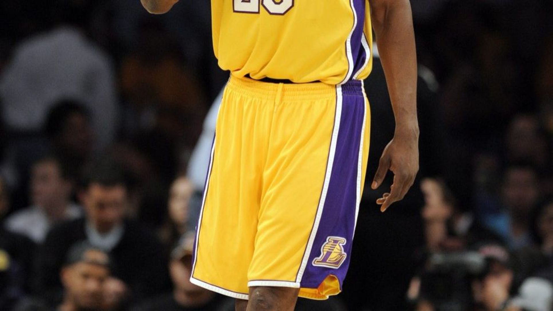 Mbenga en Europe avec les Lakers en octobre - rtbf.be