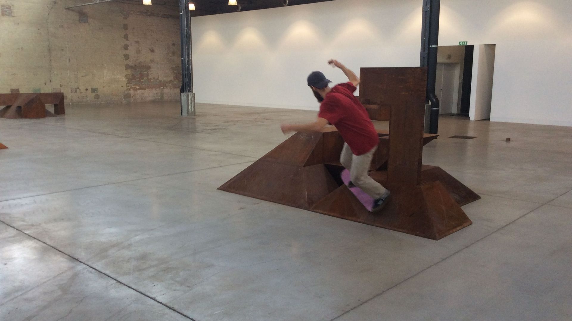 Raphaël Zarka, Riding Modern Art - RTBF Actus