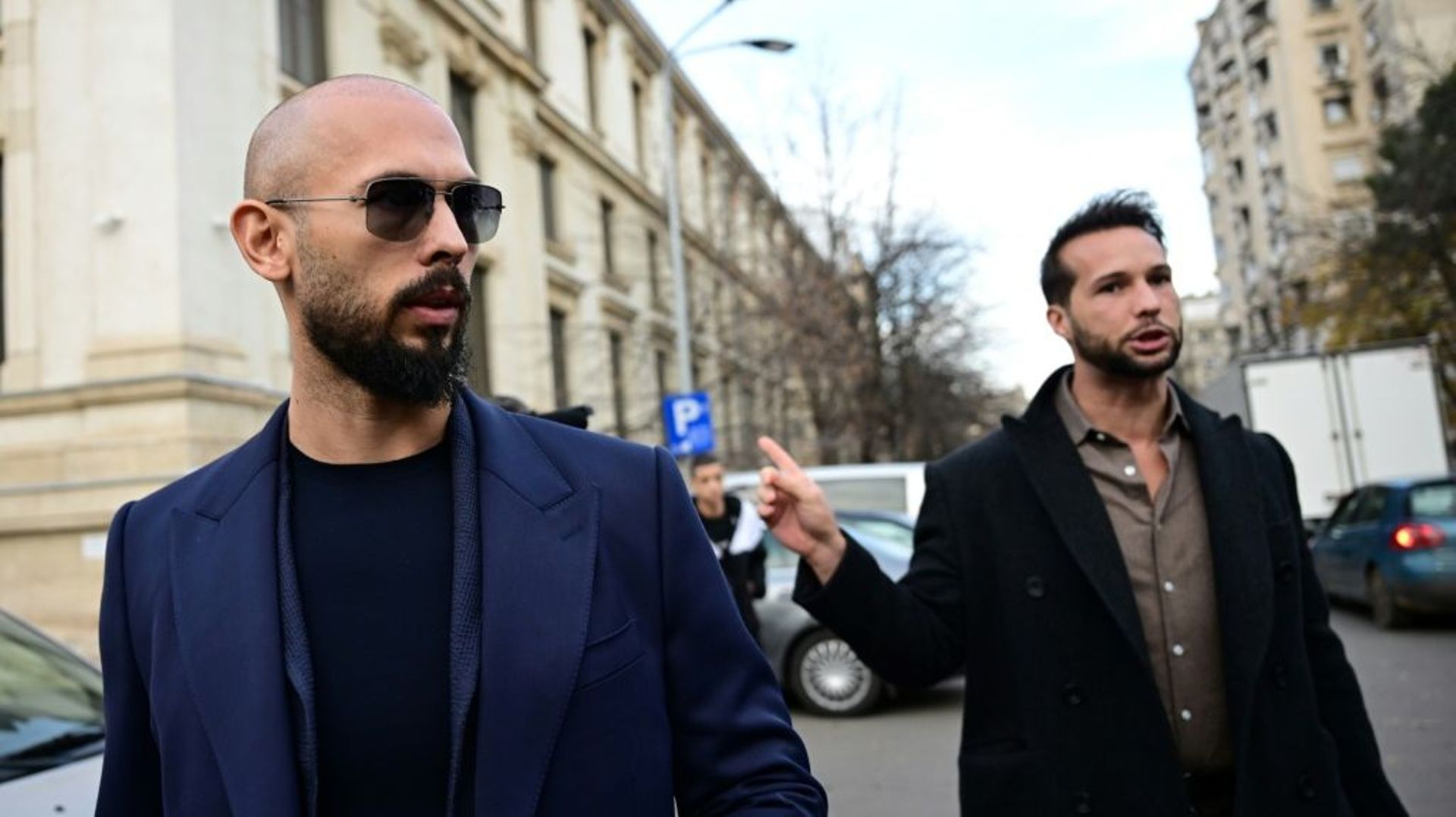 L’influenceur masculiniste Andrew Tate s’est envolé vers les Etats-Unis ...