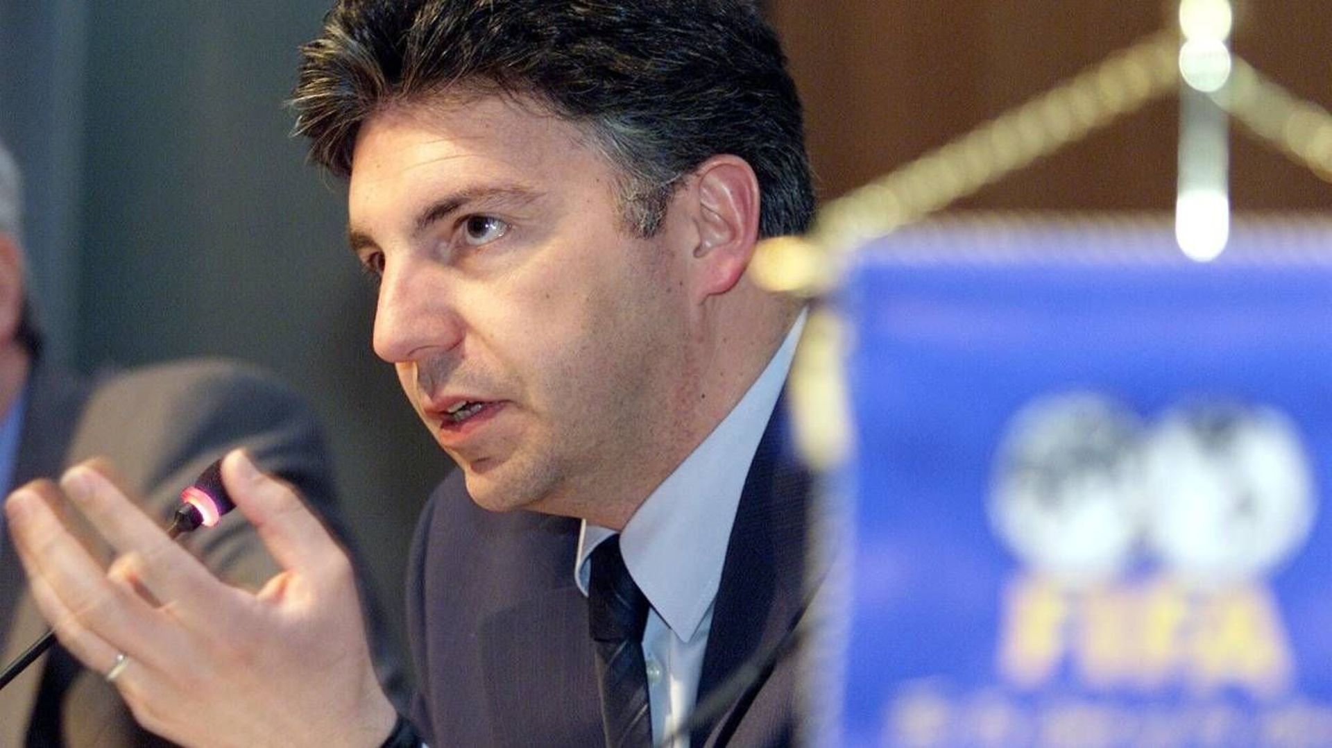 Elections à la Fifa: Zen Ruffinen 'réfléchit' à une candidature - rtbf.be