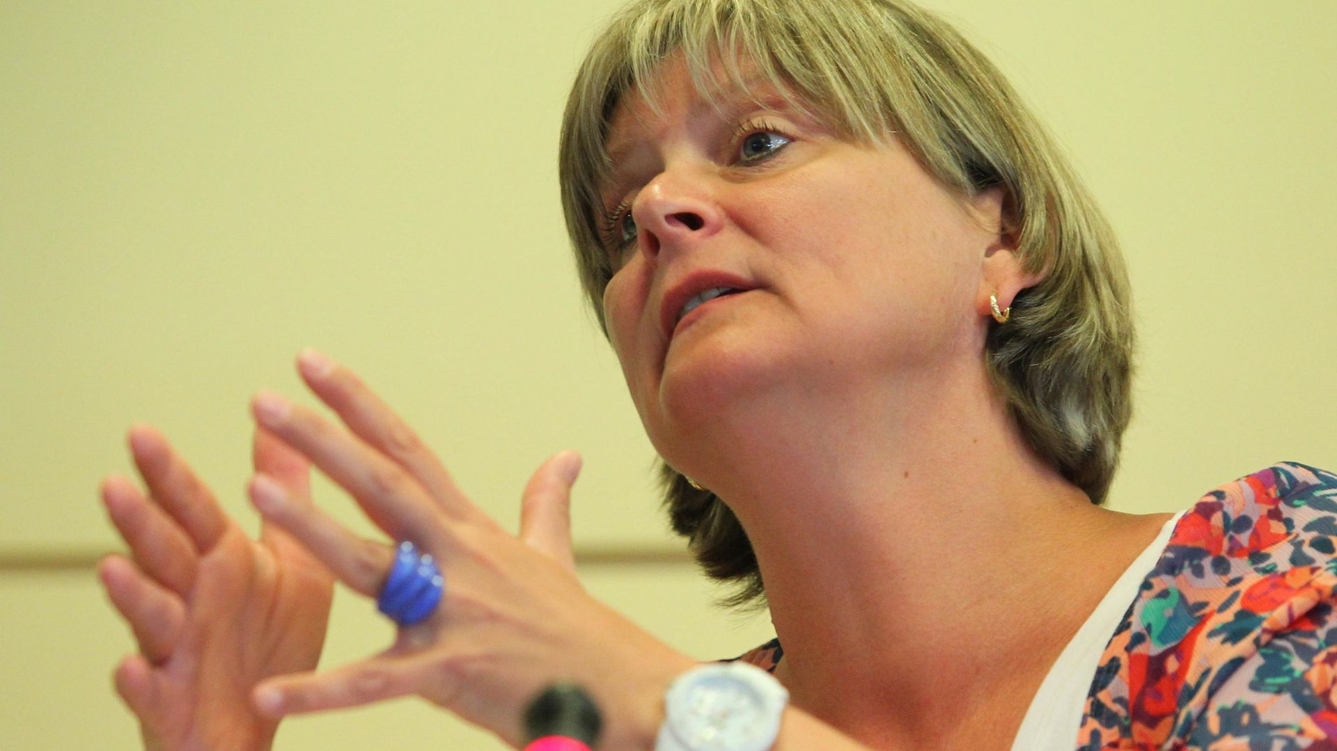 Sabine Laruelle veut trouver 'de toute urgence' l'origine de Eceh ... Sabine Laruelle veut trouver 'de toute urgence' l'origine de Eceh ...