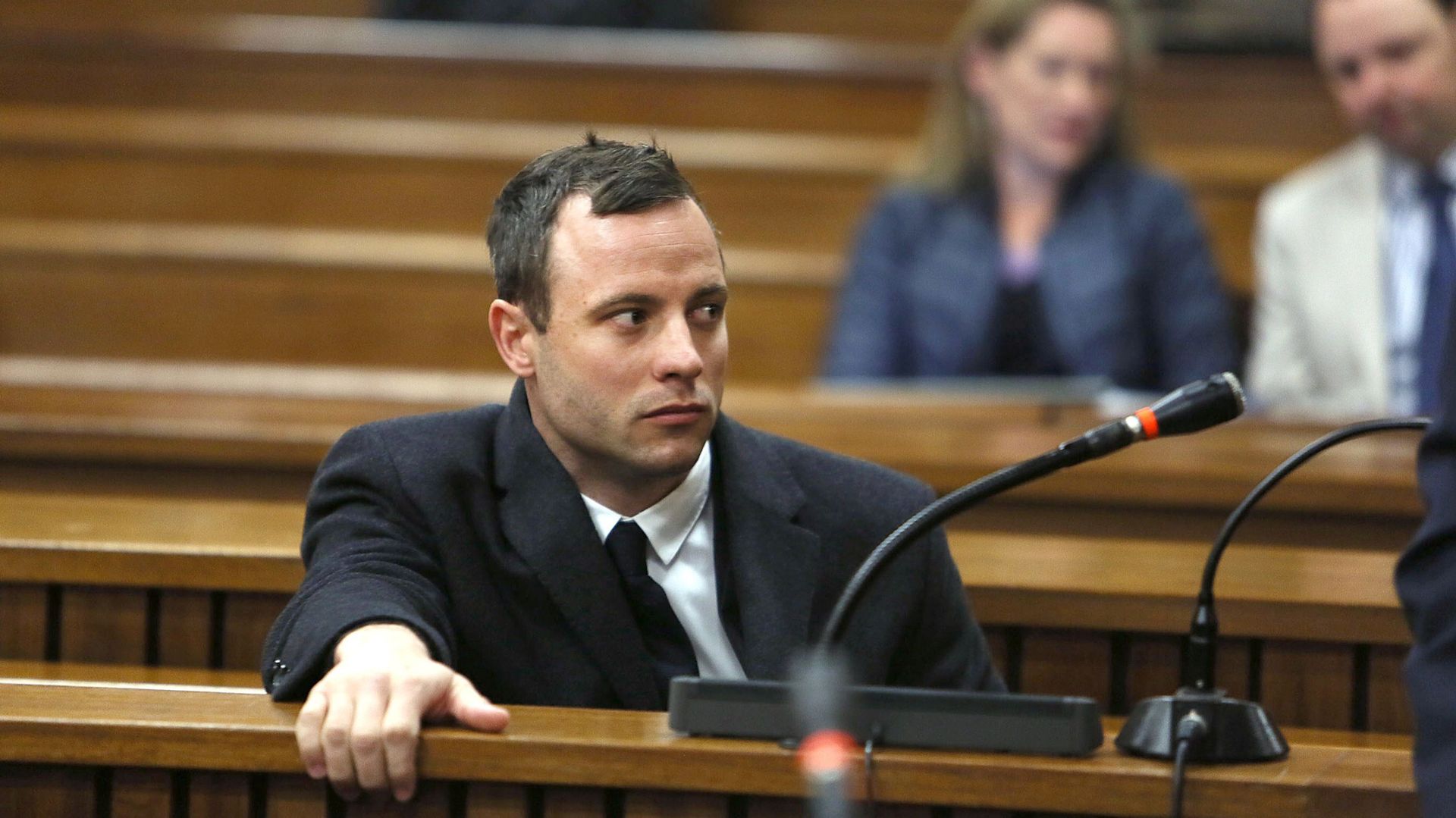 Pistorius poste plusieurs tweets, provoquant de nombreuses réactions ...