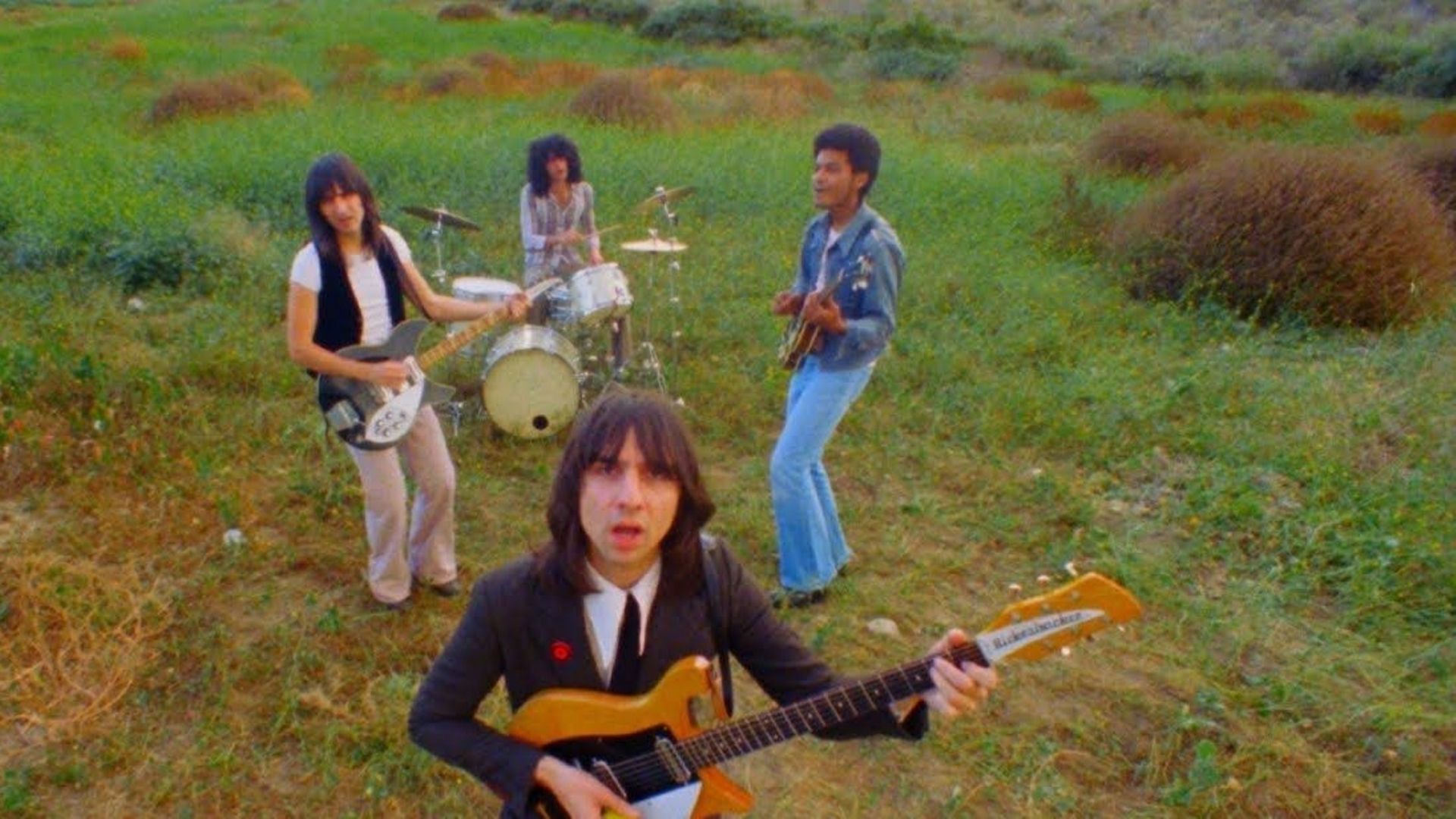 Puggy signe son grand retour avec 'Never Give Up' et s'offre une ...