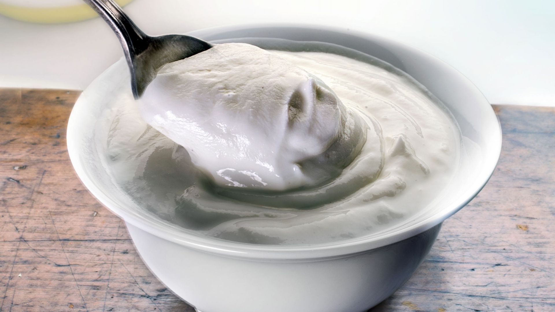 Yaourt, yoghourt, labné, les bons goûts du lait caillé ! - RTBF Actus