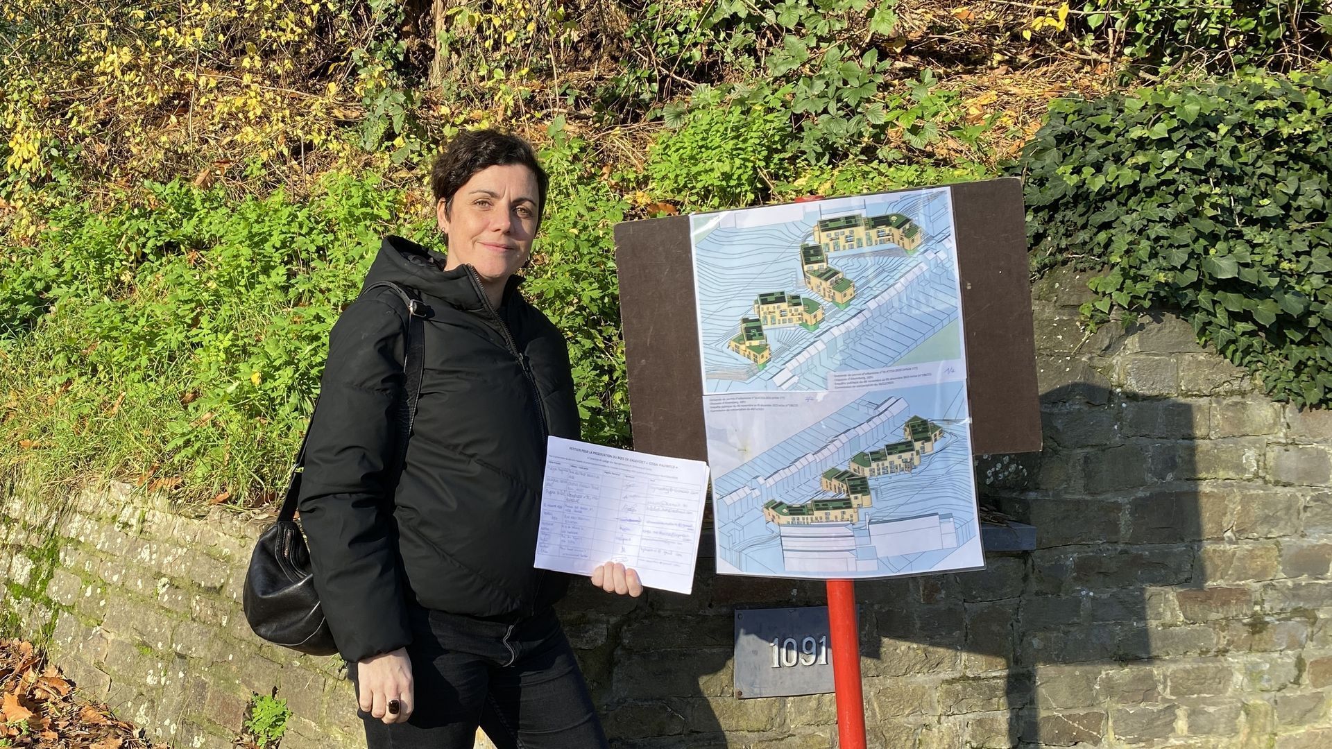 Uccle : le petit bois de Calevoet fera-t-il place à du logement social ? - RTBF Actus