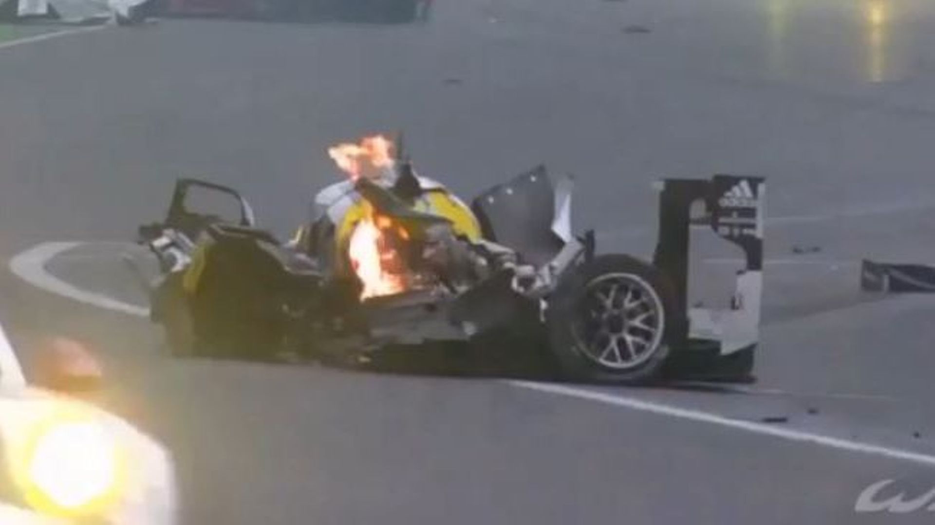 L'énorme crash de Mark Webber à Sao Paulo - RTBF Actus