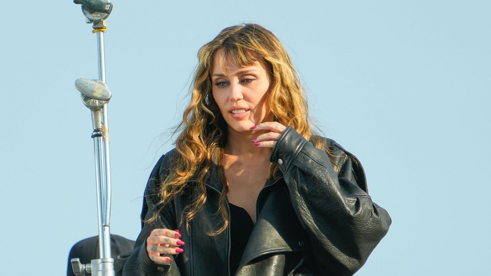 Beyoncé chante en duo avec Miley Cyrus pour sa première date parisienne ...