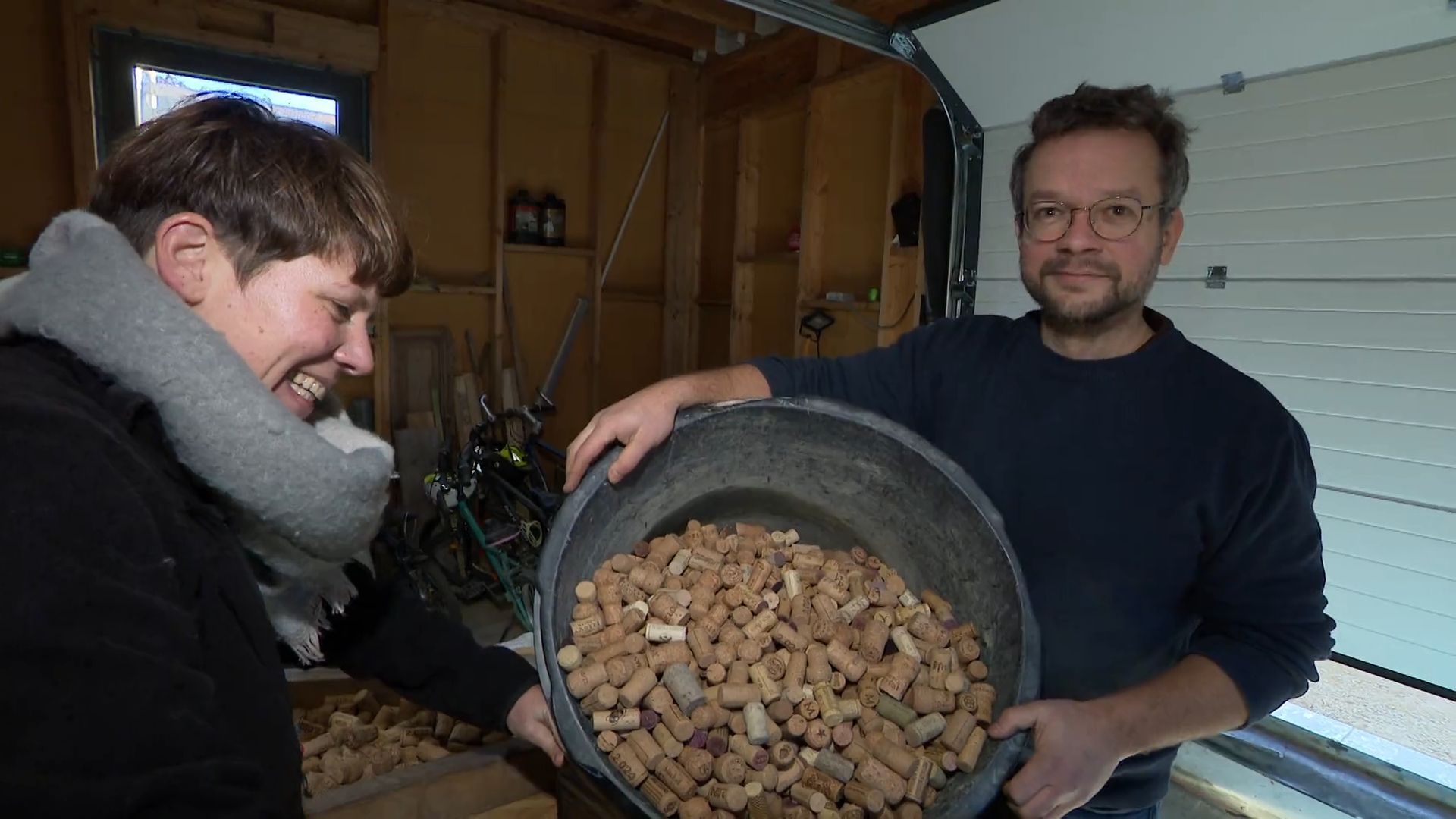 Silly : Charlotte et Martin isolent leur maison avec des bouchons de ...