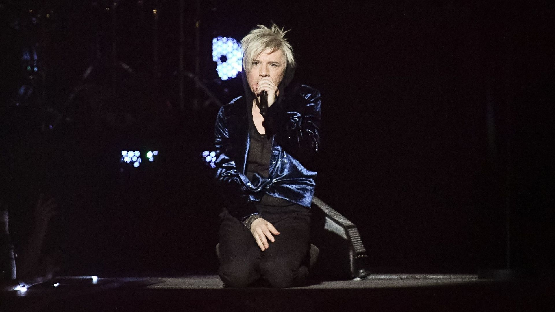 Le mariage de Hoshi et Jennifer Ayache de Superbus célébré par Nicola ...