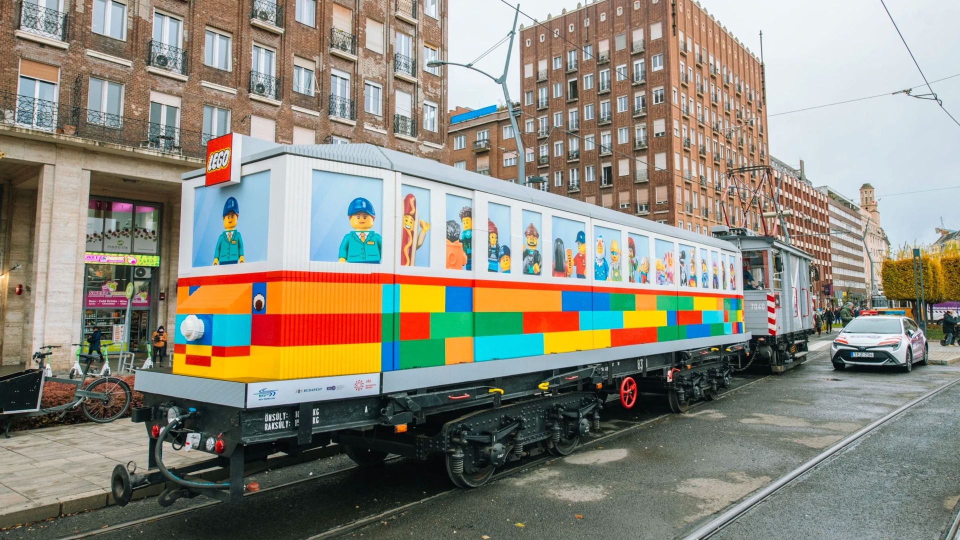La minute insolite : Budapest accueille le premier tram entièrement ...