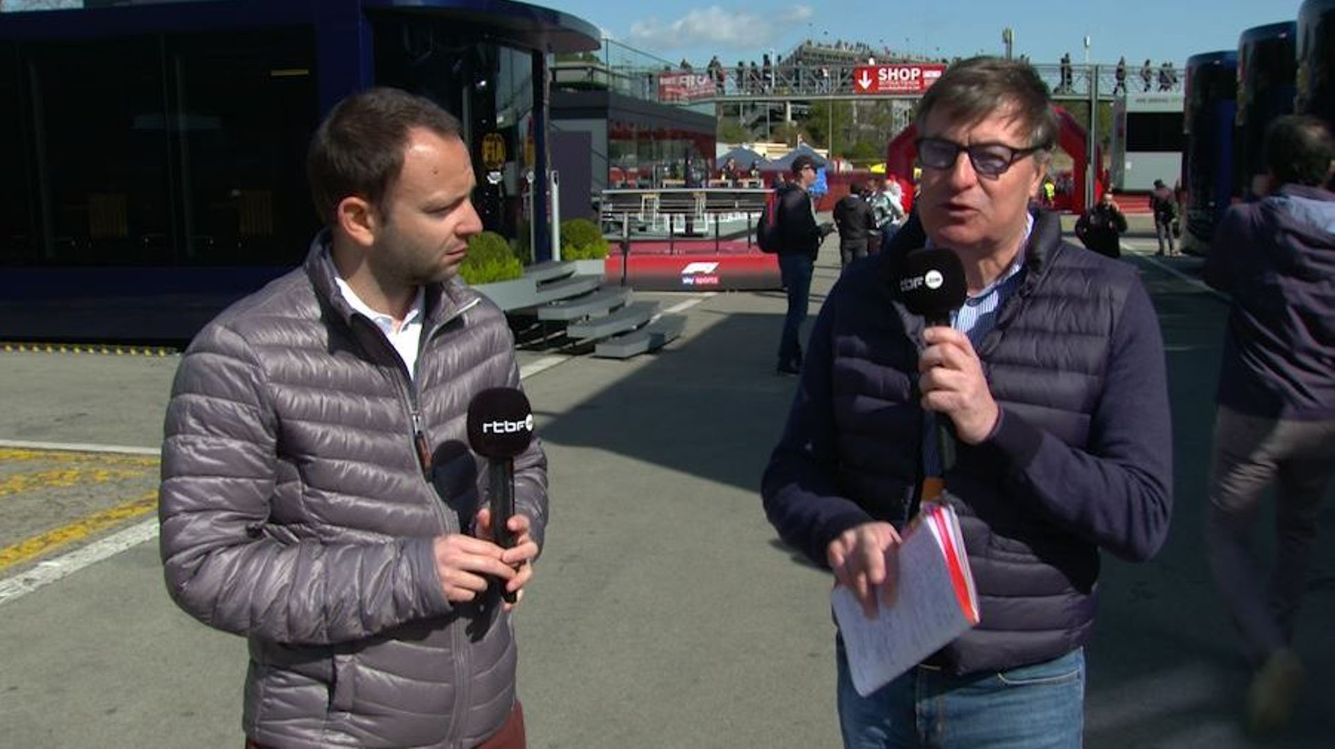 Quand le cameraman de la RTBF - ou plutôt sa quinte de toux ...